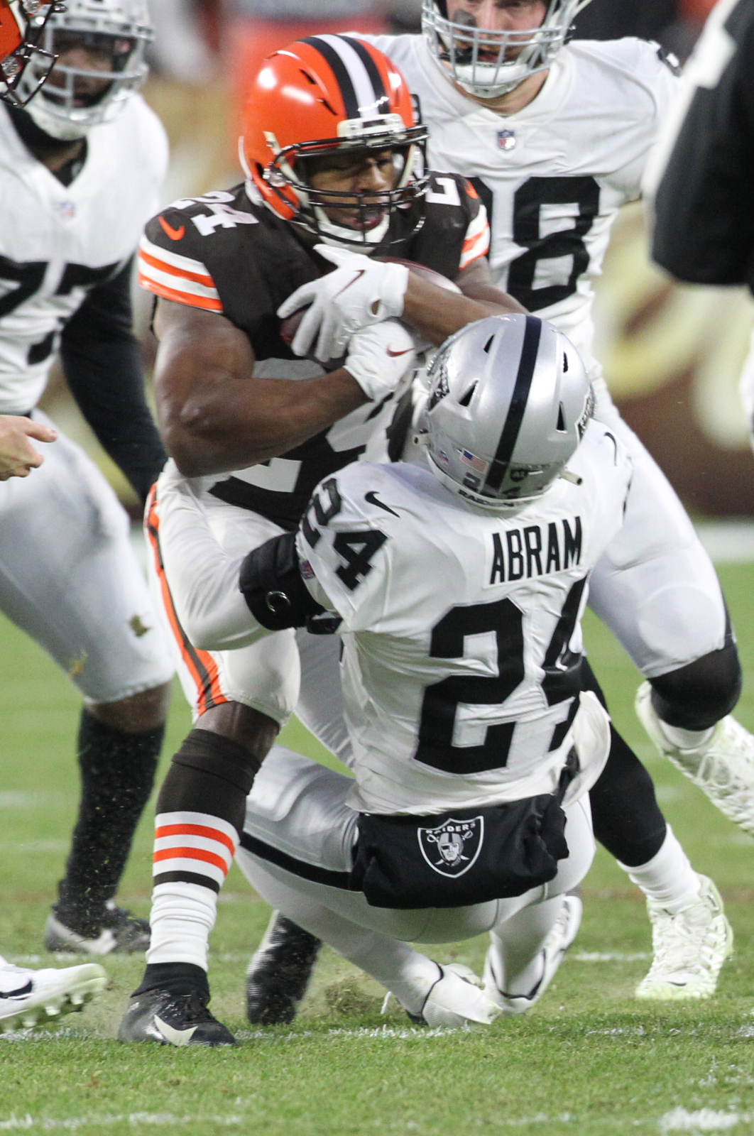 Cleveland Browns running back Nick Chubb vs. Las Vegas Raiders ...