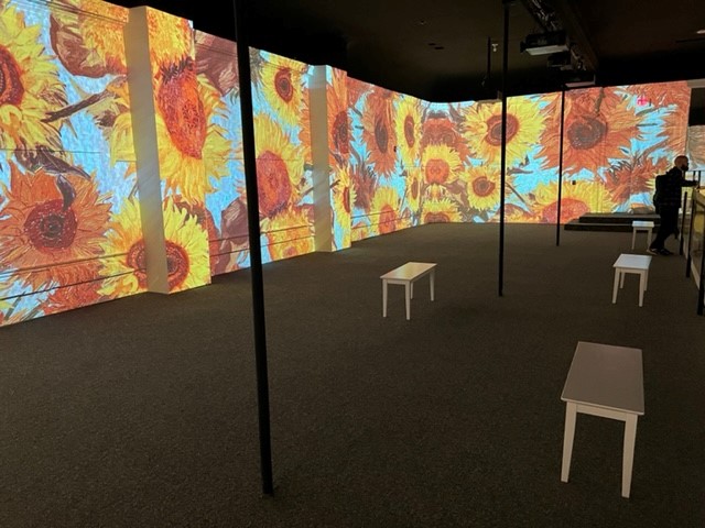 "Immersive Van Gogh" exhibition at Lighthouse ArtSpace in Detroit ...
