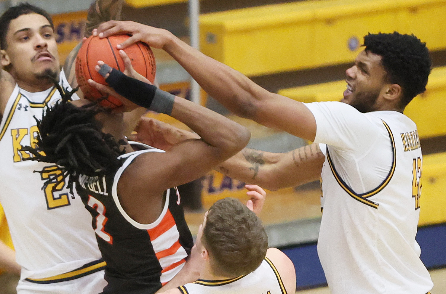 Kents State University vs. Bowling Green University in mens basketball ...