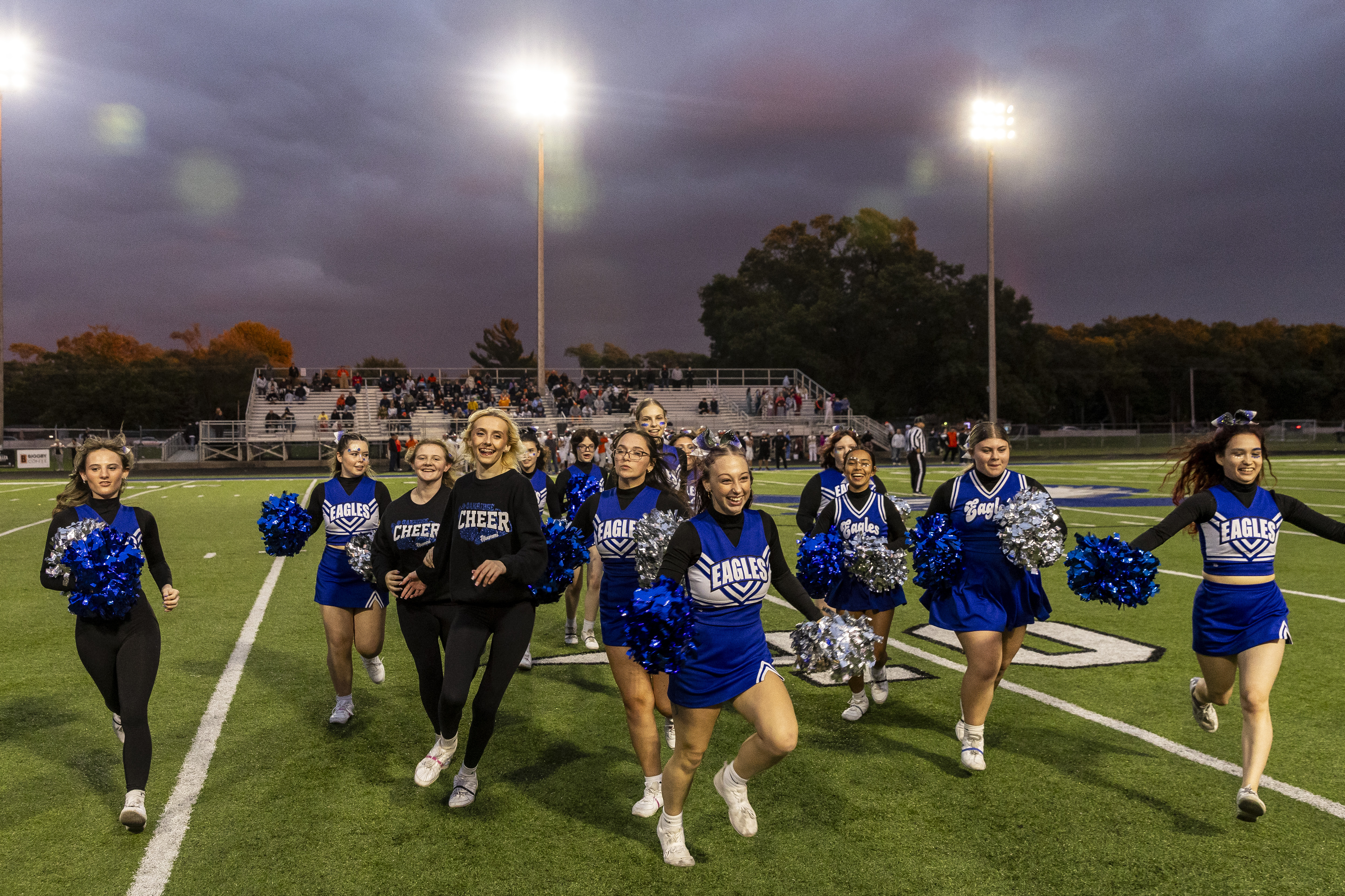 Oakridge hosts Belding in high school football 2025 - mlive.com