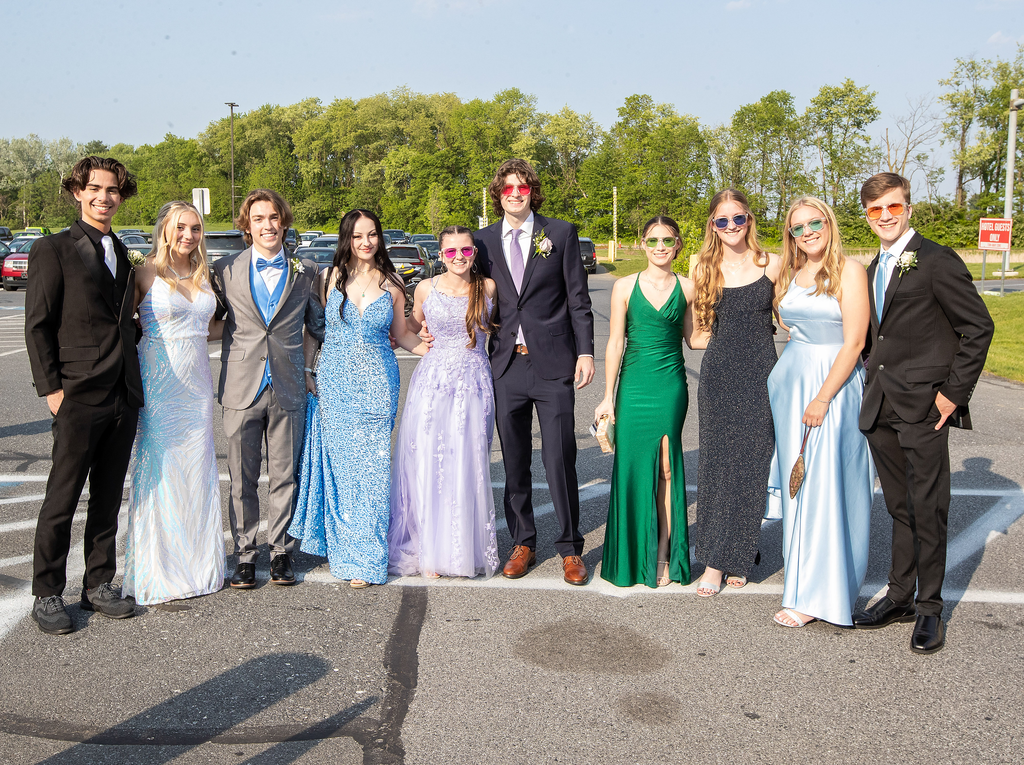 Students arrive for the 2023 Cedar Crest High School prom - pennlive.com
