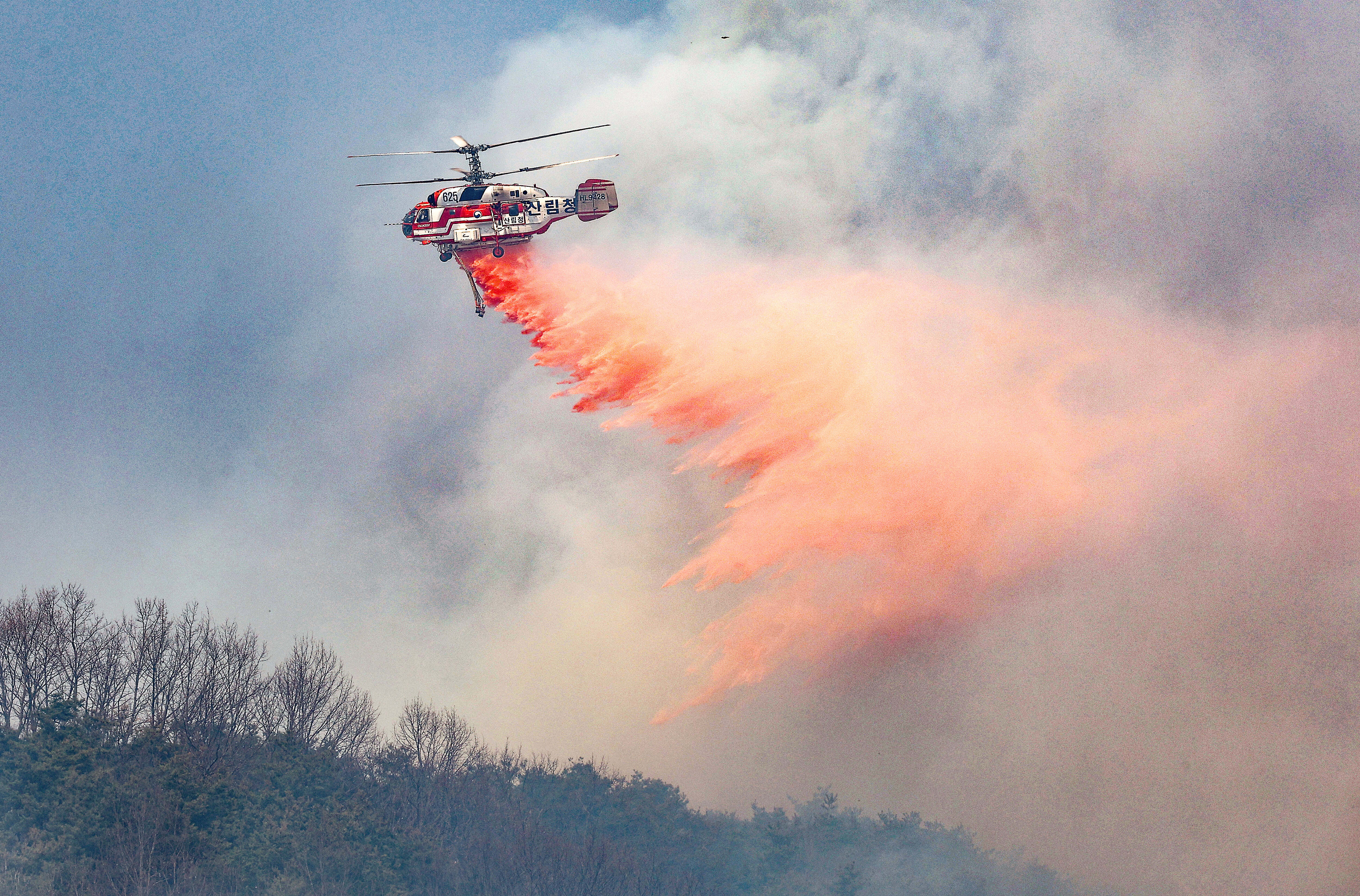 Deadly wildfires destroy ancient temple in South Korea - pennlive.com