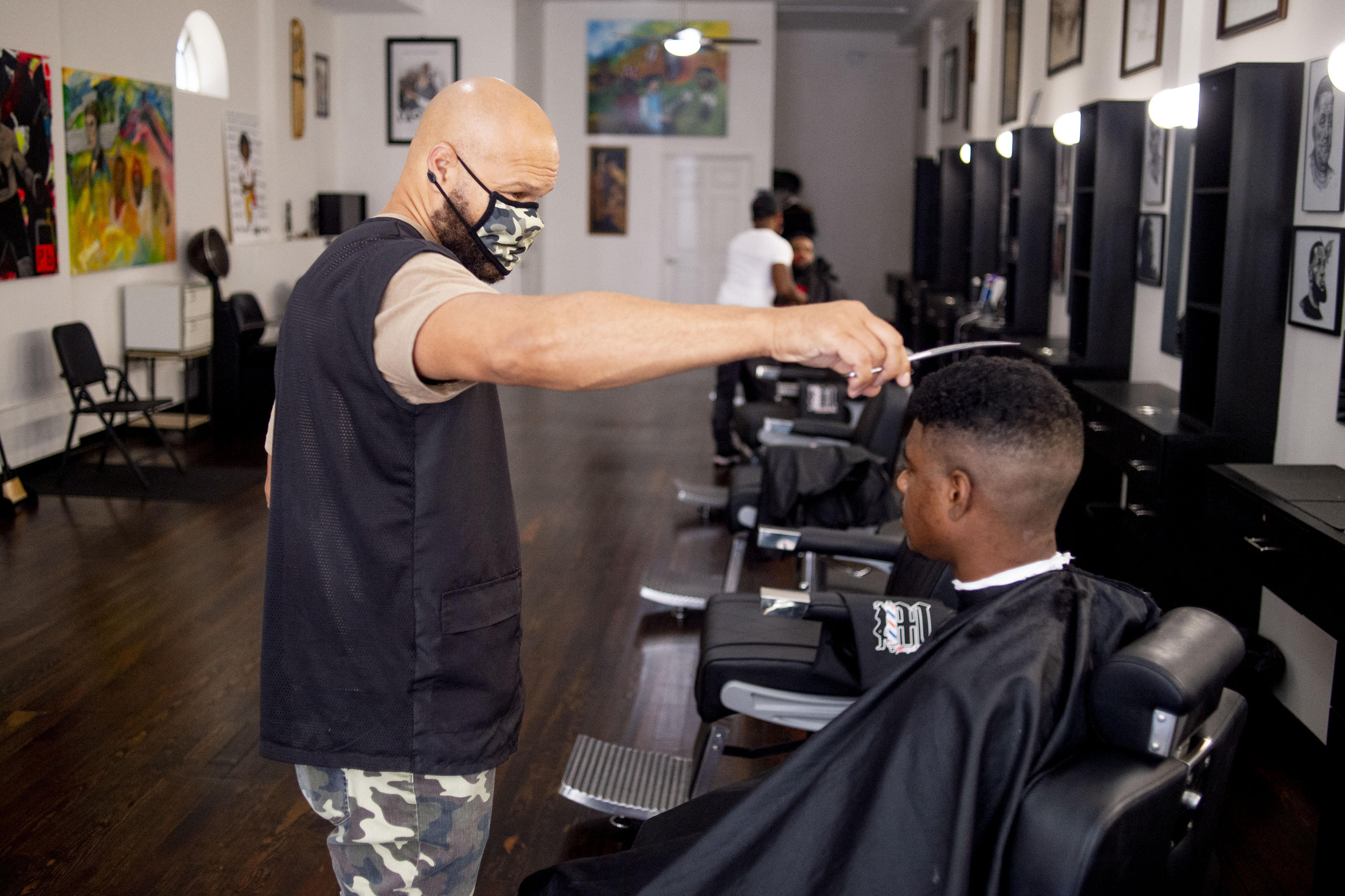 Black-owned barbershop MagnifiClips opens in downtown Flint - mlive.com
