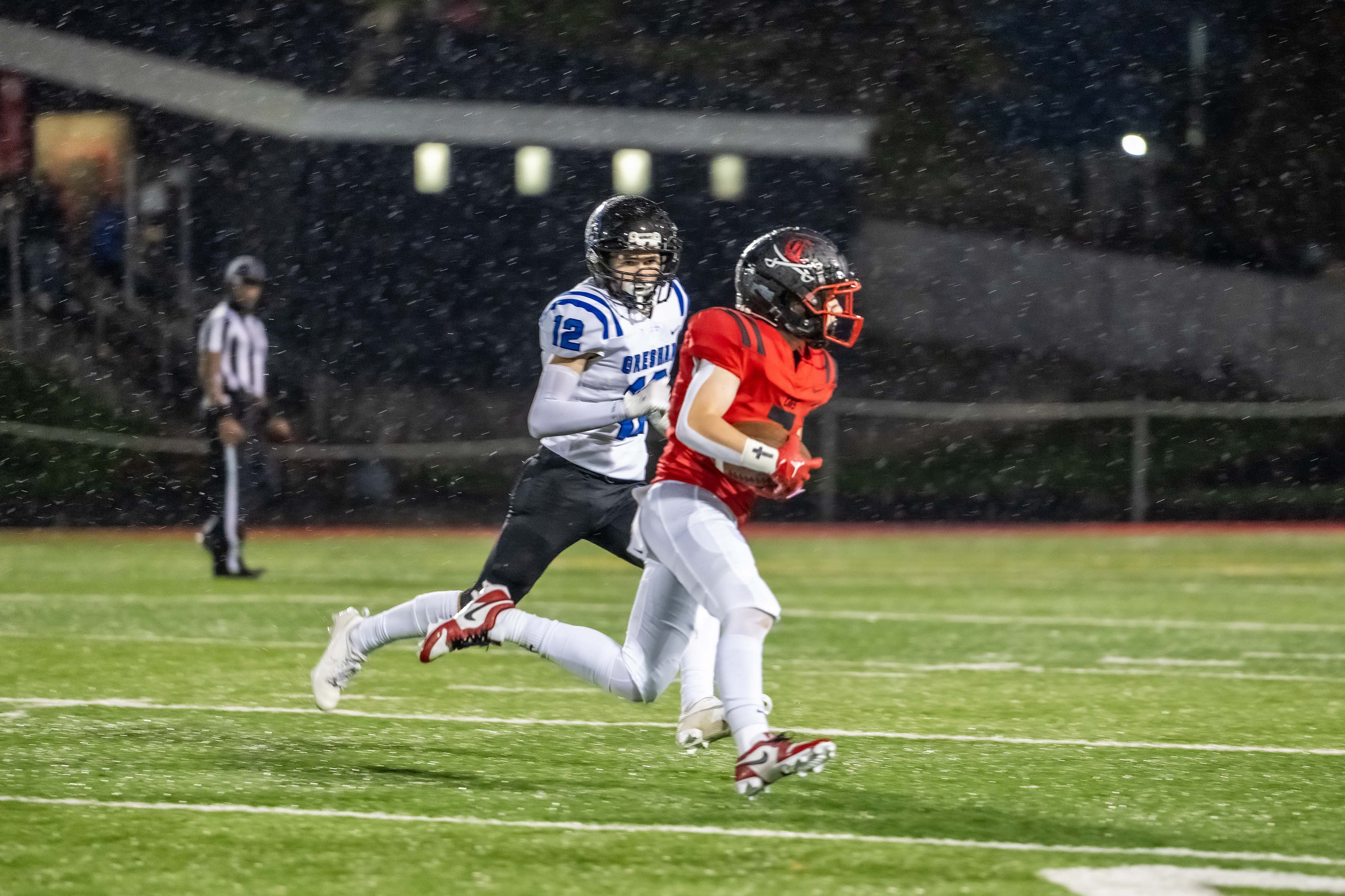 Oregon high school football: Clackamas Cavaliers vs Gresham Gophers ...