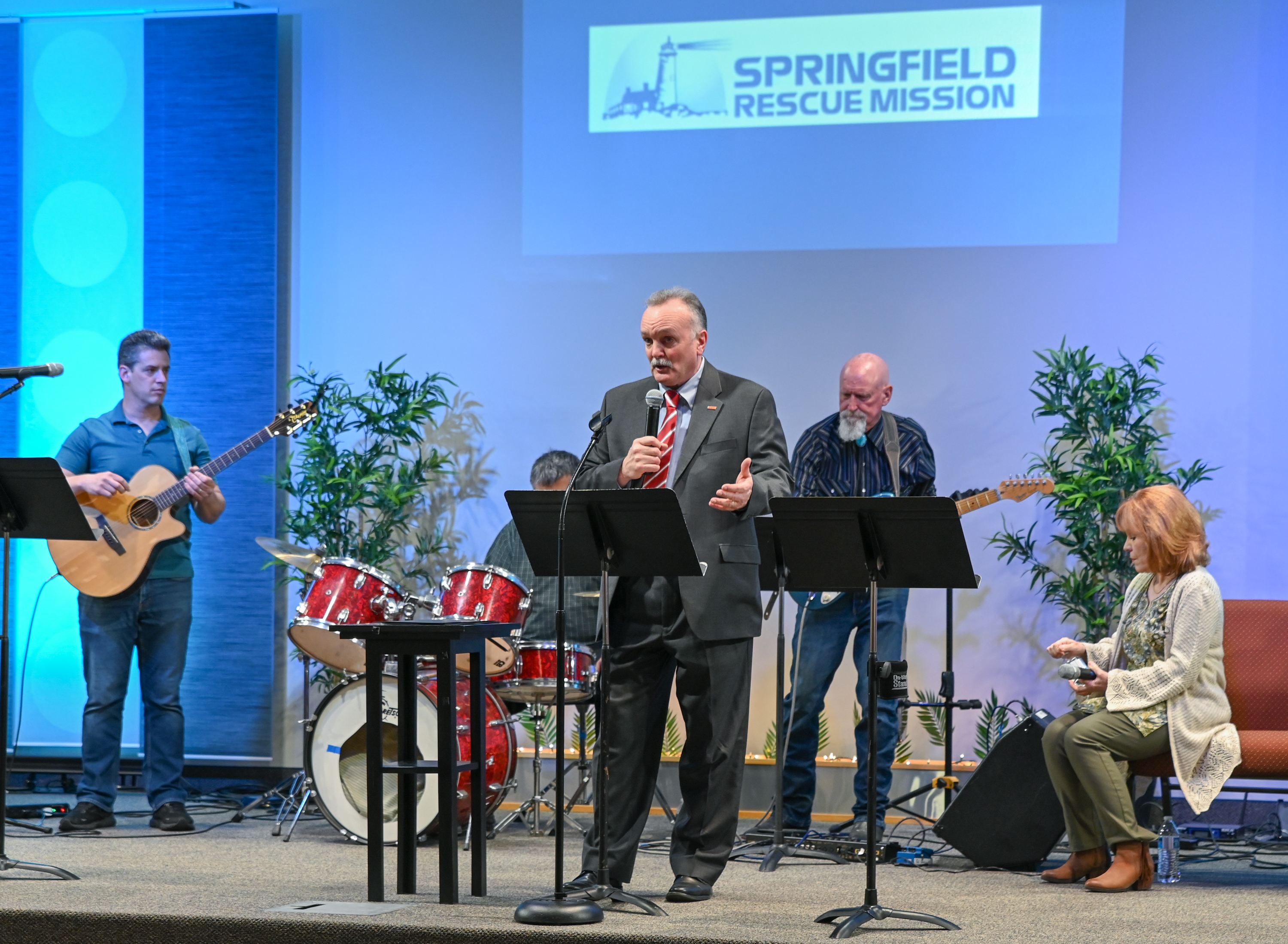 Rehabilitated graduates honored at Springfield Rescue Mission ceremony ...