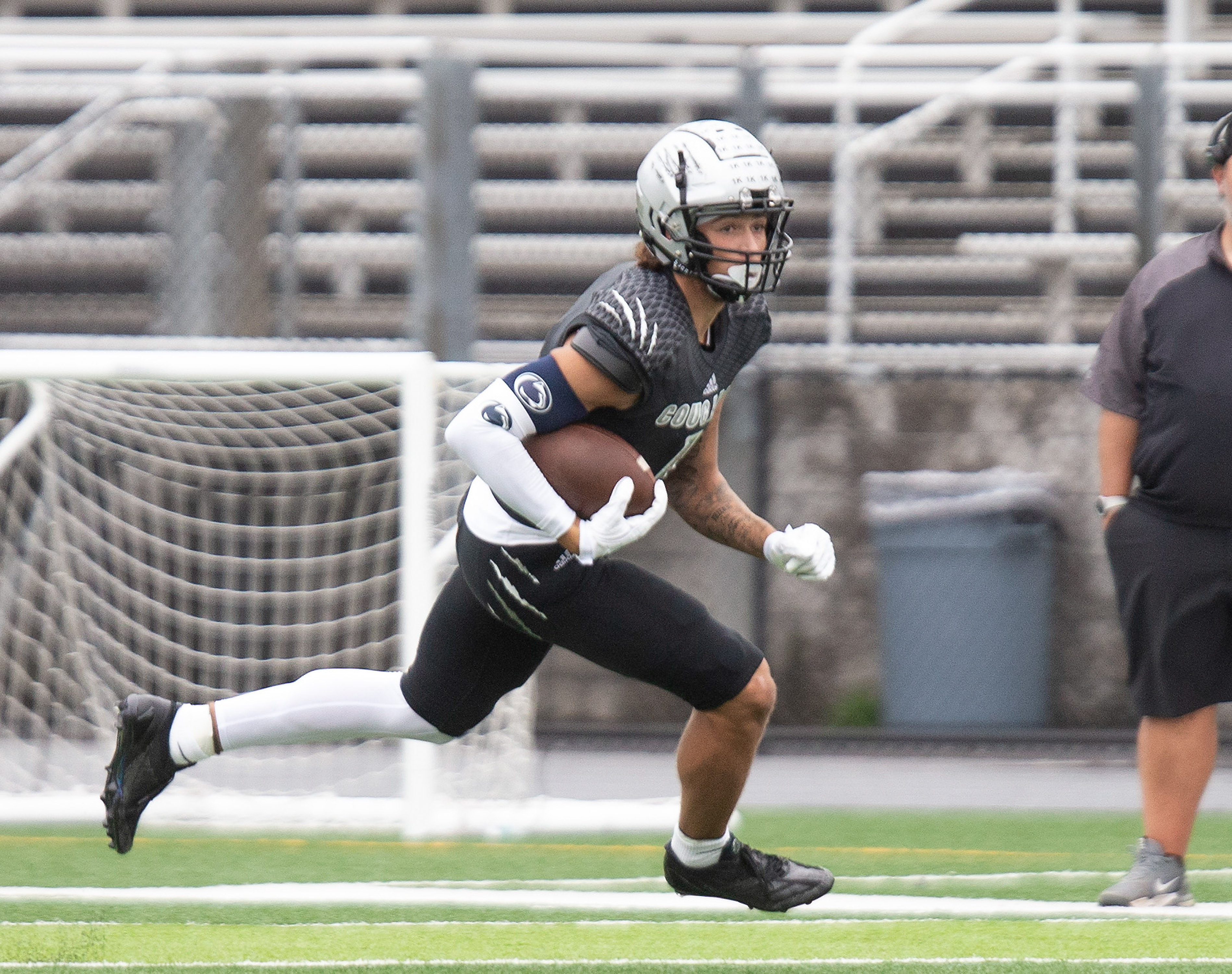 Harrisburg vs Carlisle in high school football - pennlive.com