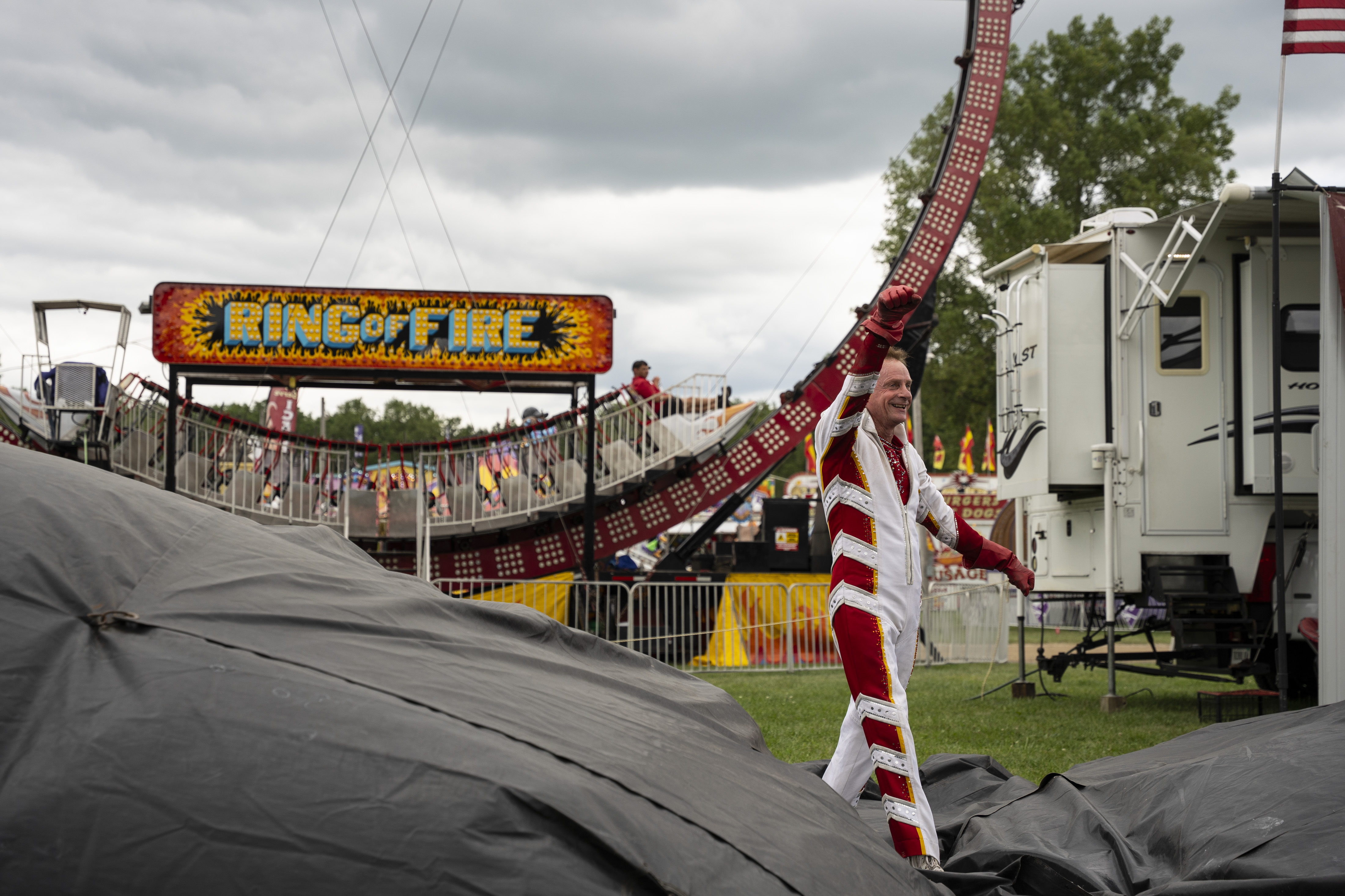Family of human cannonballs performs at the Genesee County Fair - mlive.com
