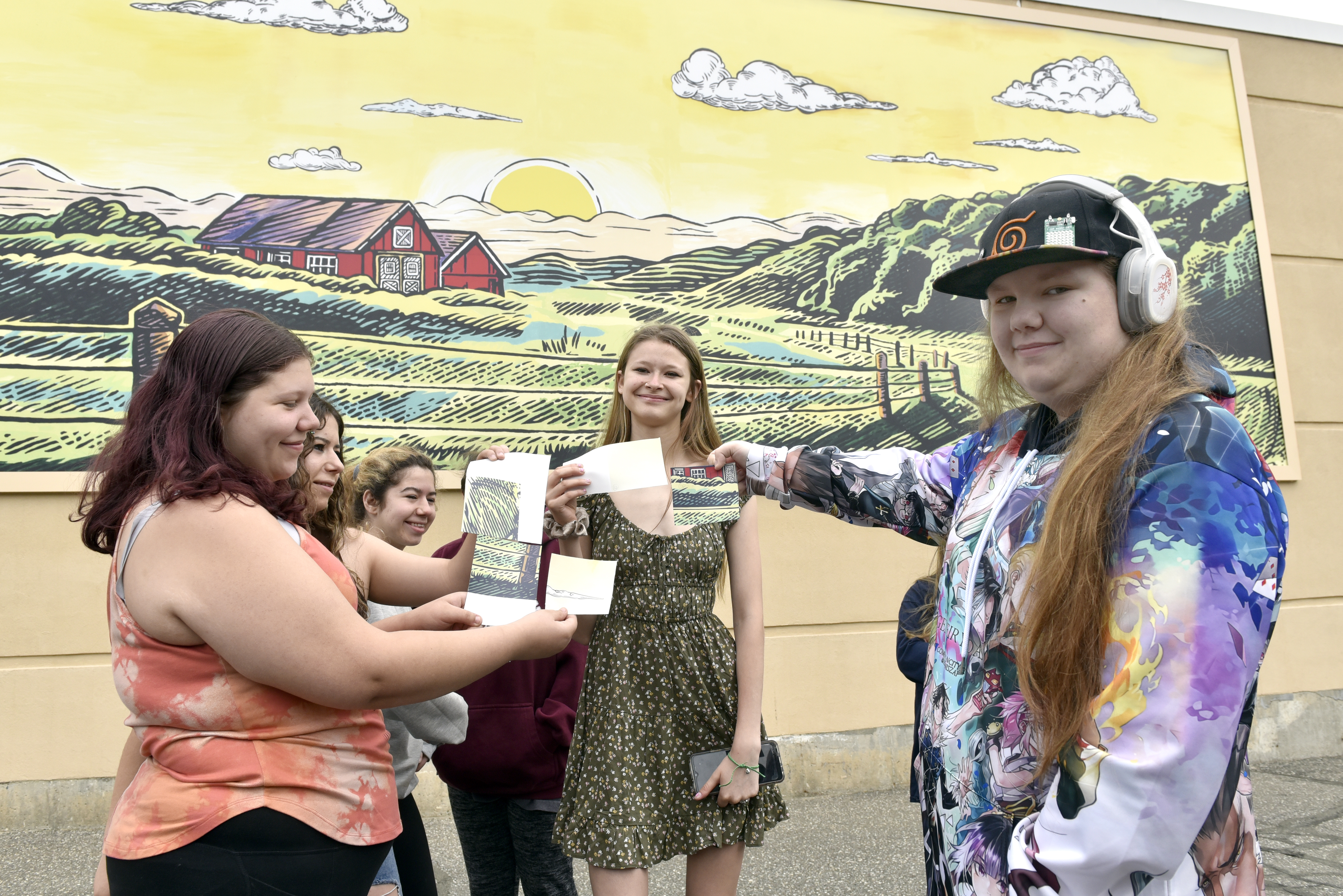 Pathfinder Vocational High students create mural for Palmer Big Y ...