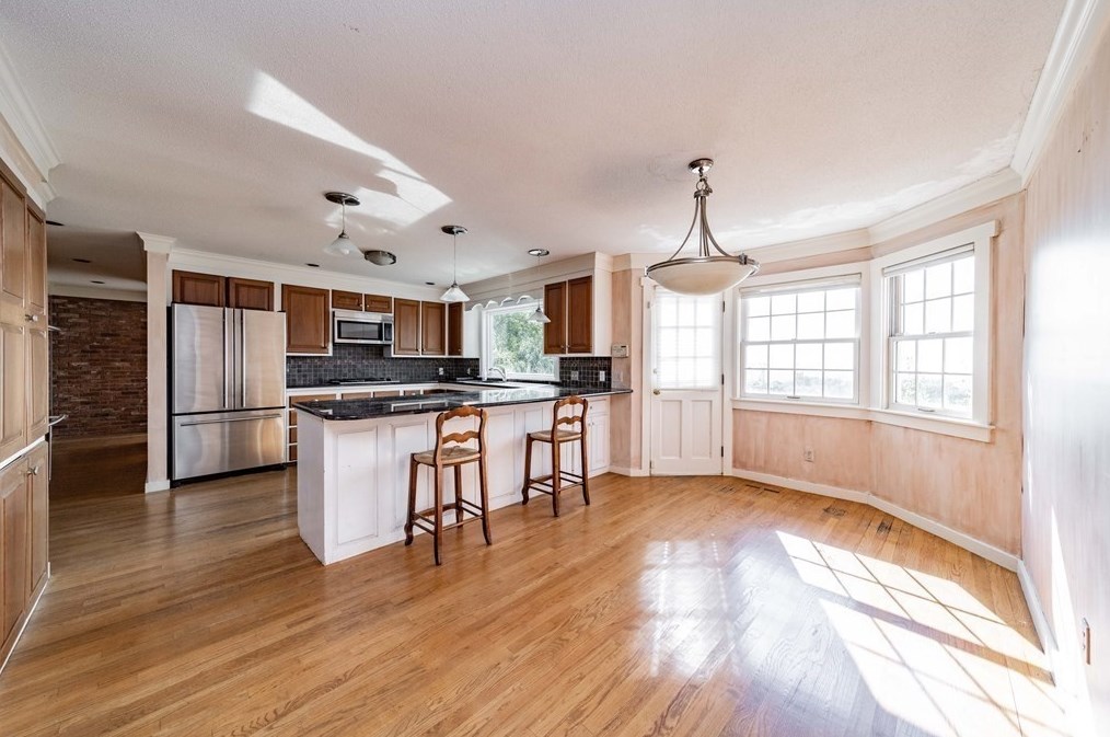 House of the Week: Wilbraham Mountain home offers sweeping views of ...