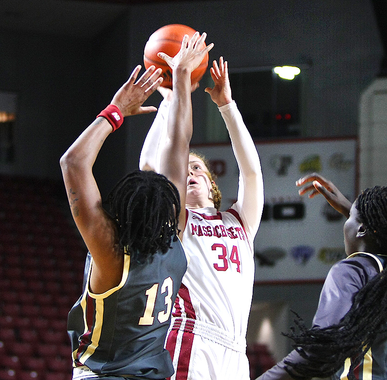 UMass Women's Basketball vs Boston College 12/8/21 - masslive.com