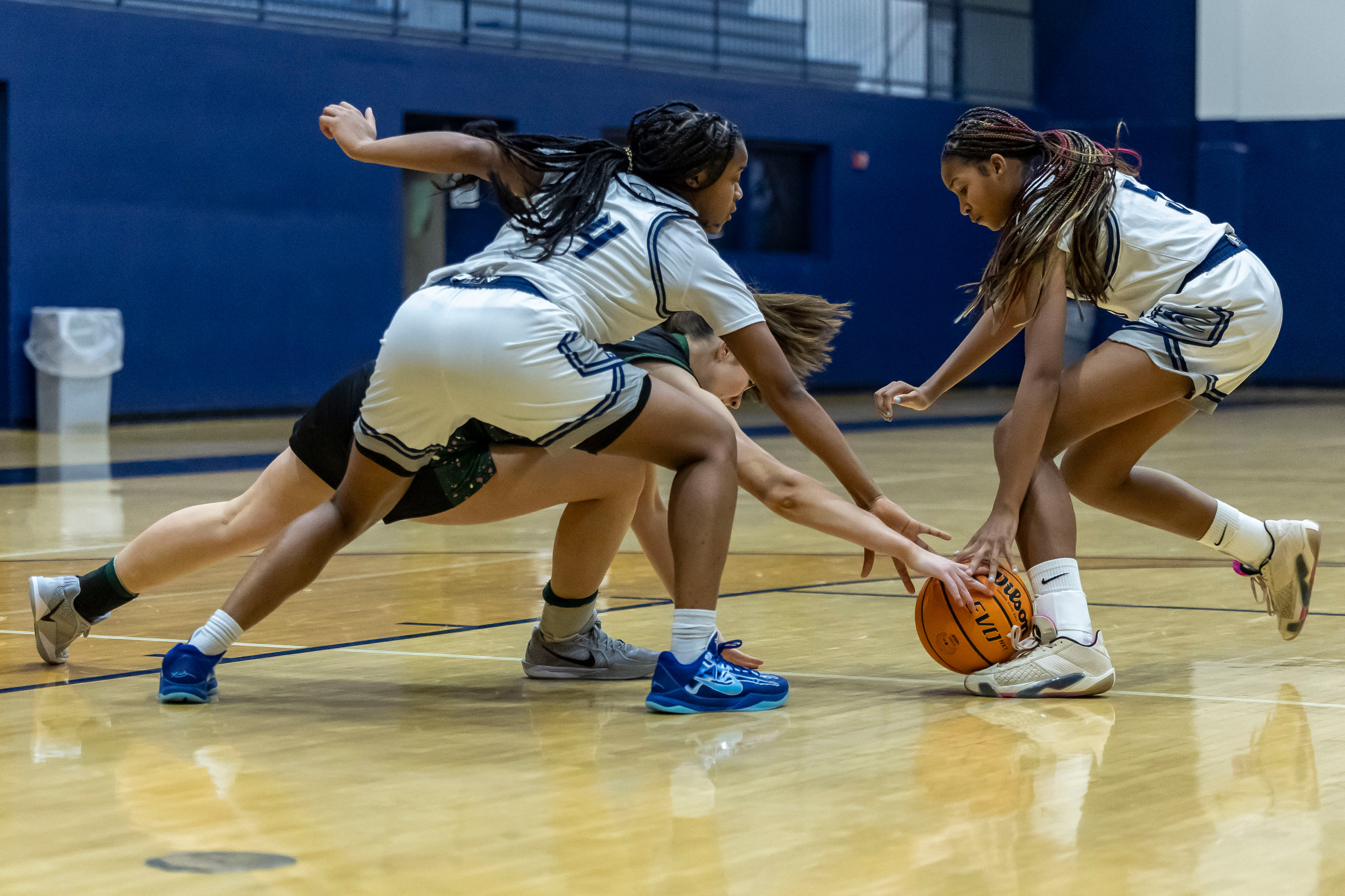 Mountain Brook at Clay-Chalkville Girls Basketball - al.com