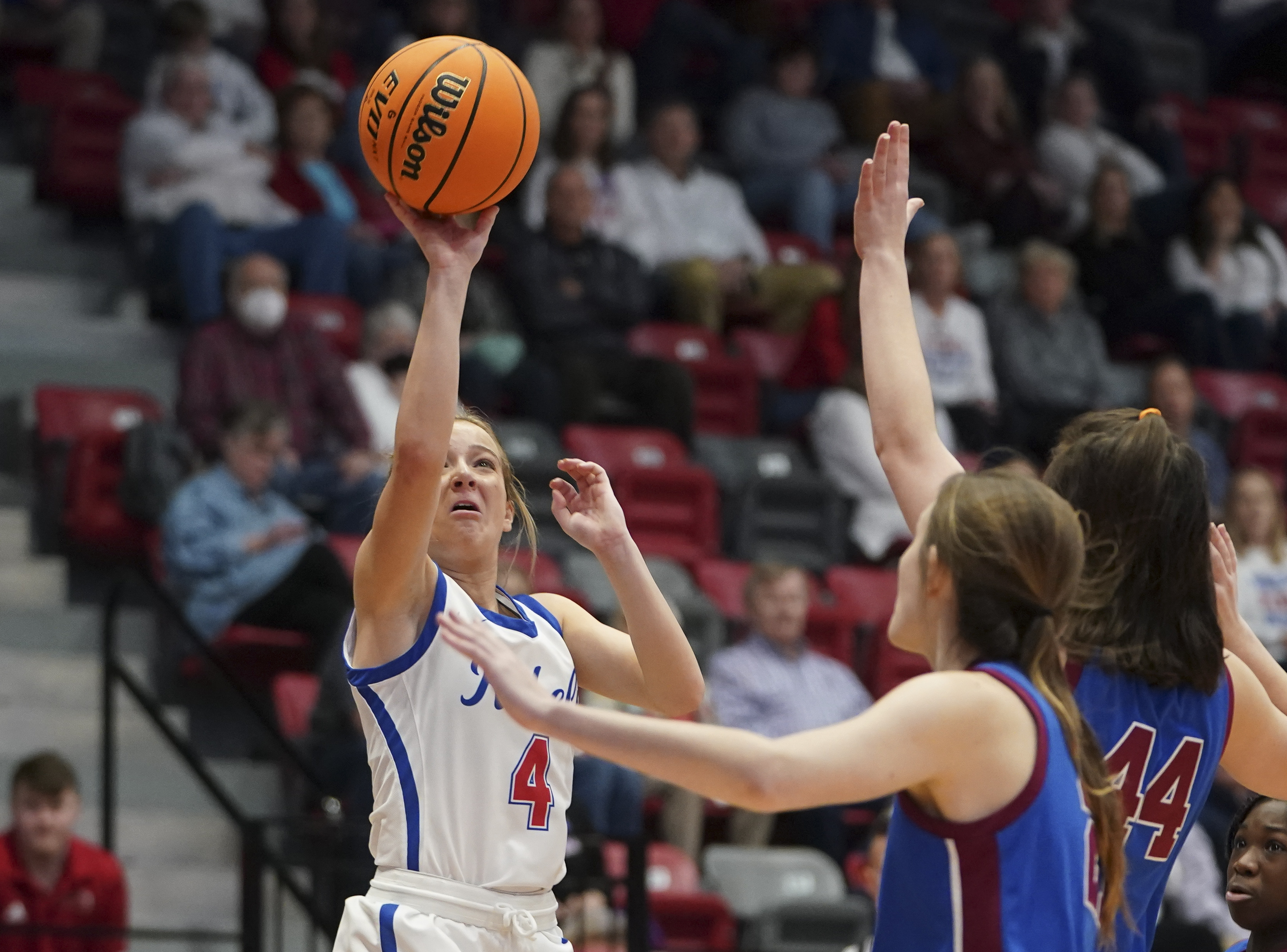 Vestavia Hills vs Huntsville girls northeast regional - al.com