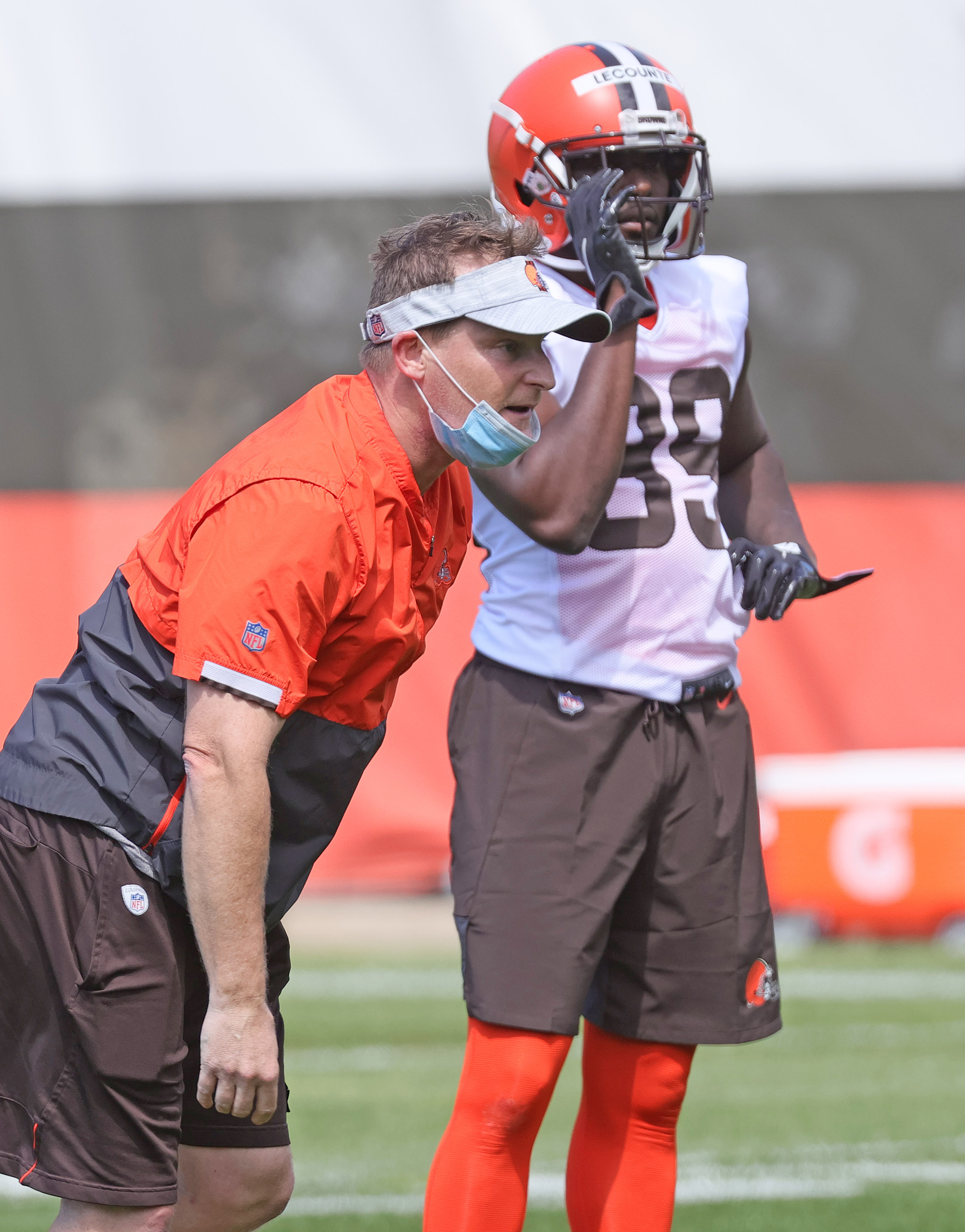 Cleveland Browns linebacker coach Jason Tarver, 2021-2022 - cleveland.com