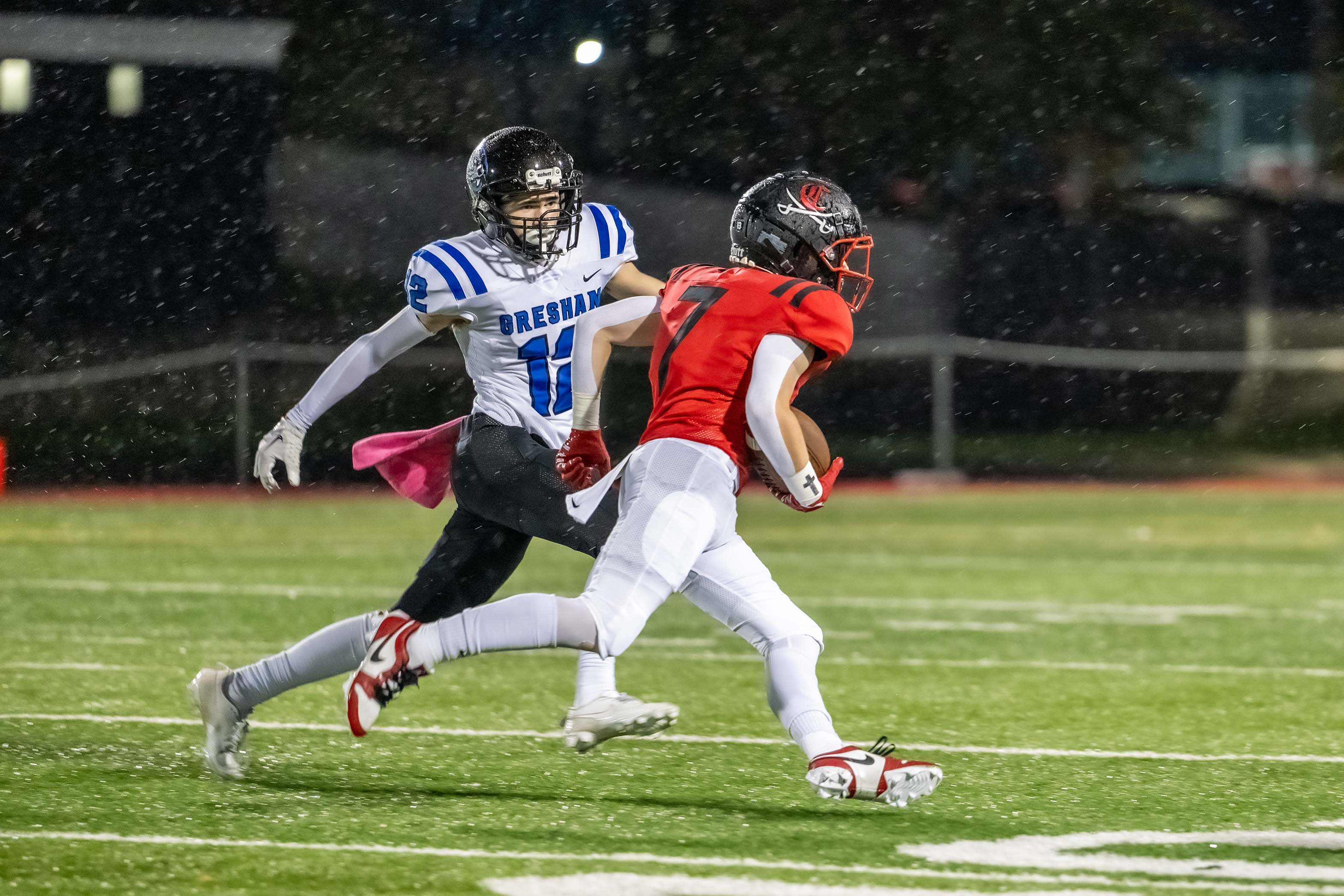 Oregon high school football: Clackamas Cavaliers vs Gresham Gophers ...