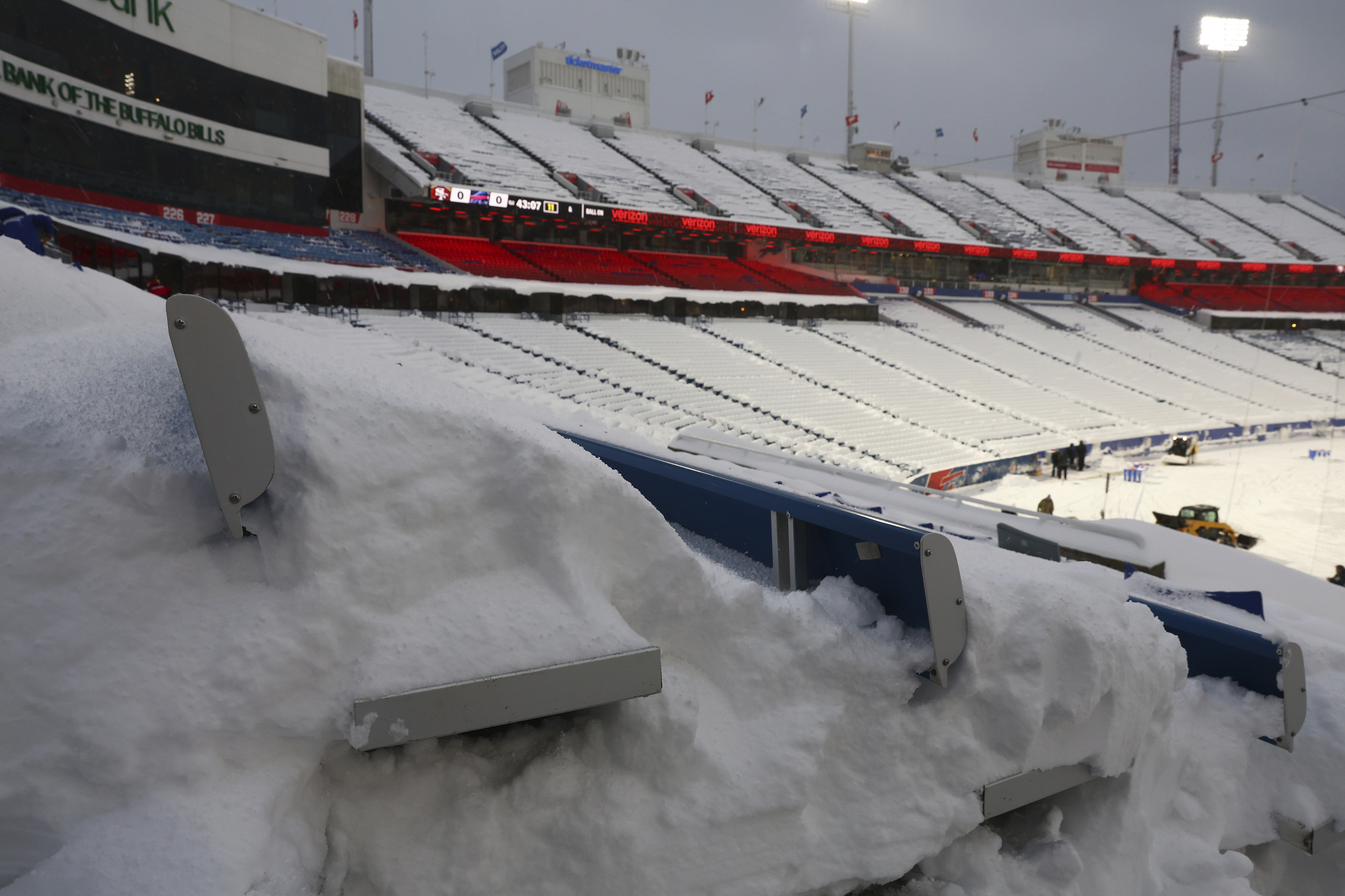 Crews clear out snow before Buffalo Bills take on San Francisco 49ers ...