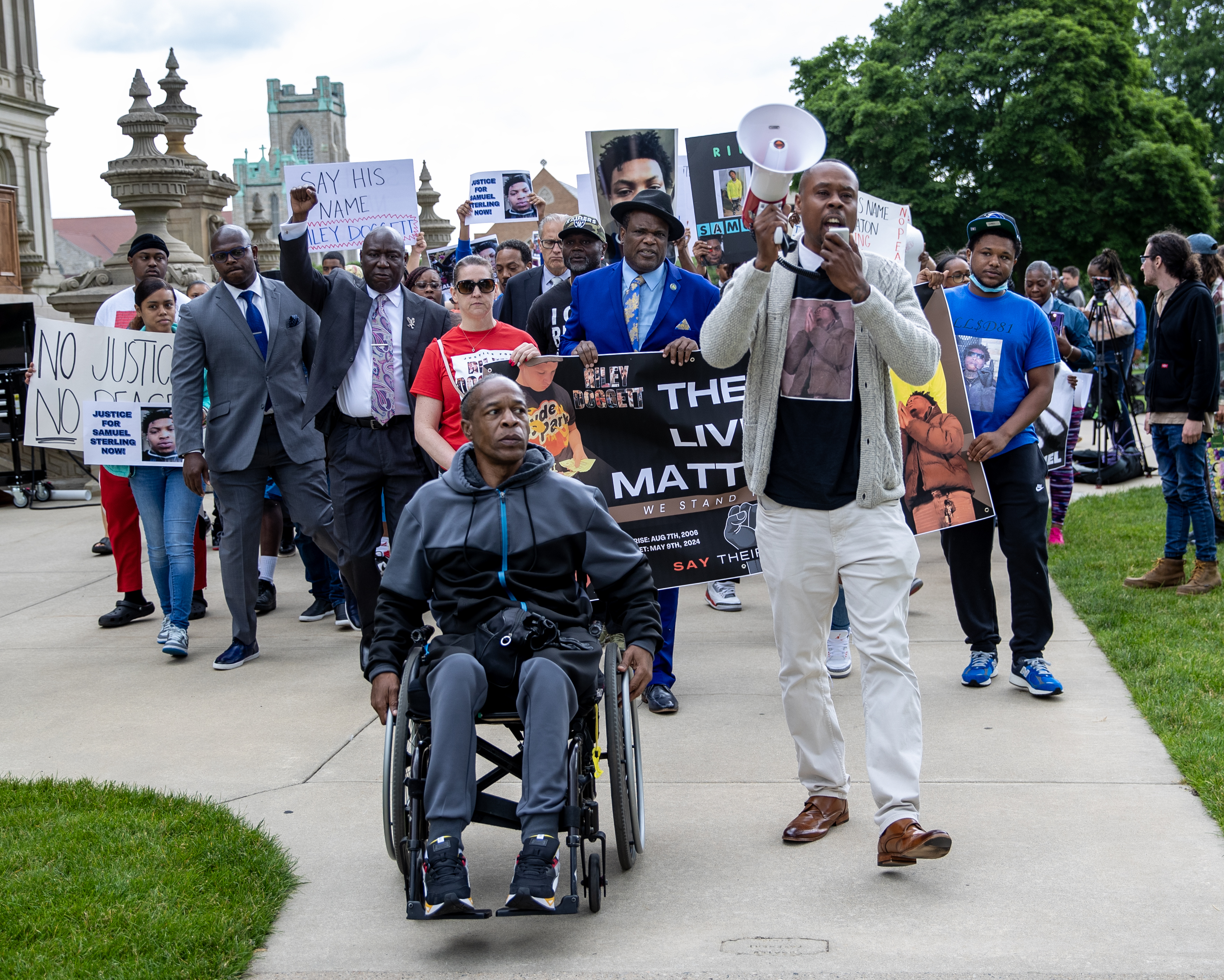 Rally for Samuel Sterling who was killed by state police trooper Brian ...