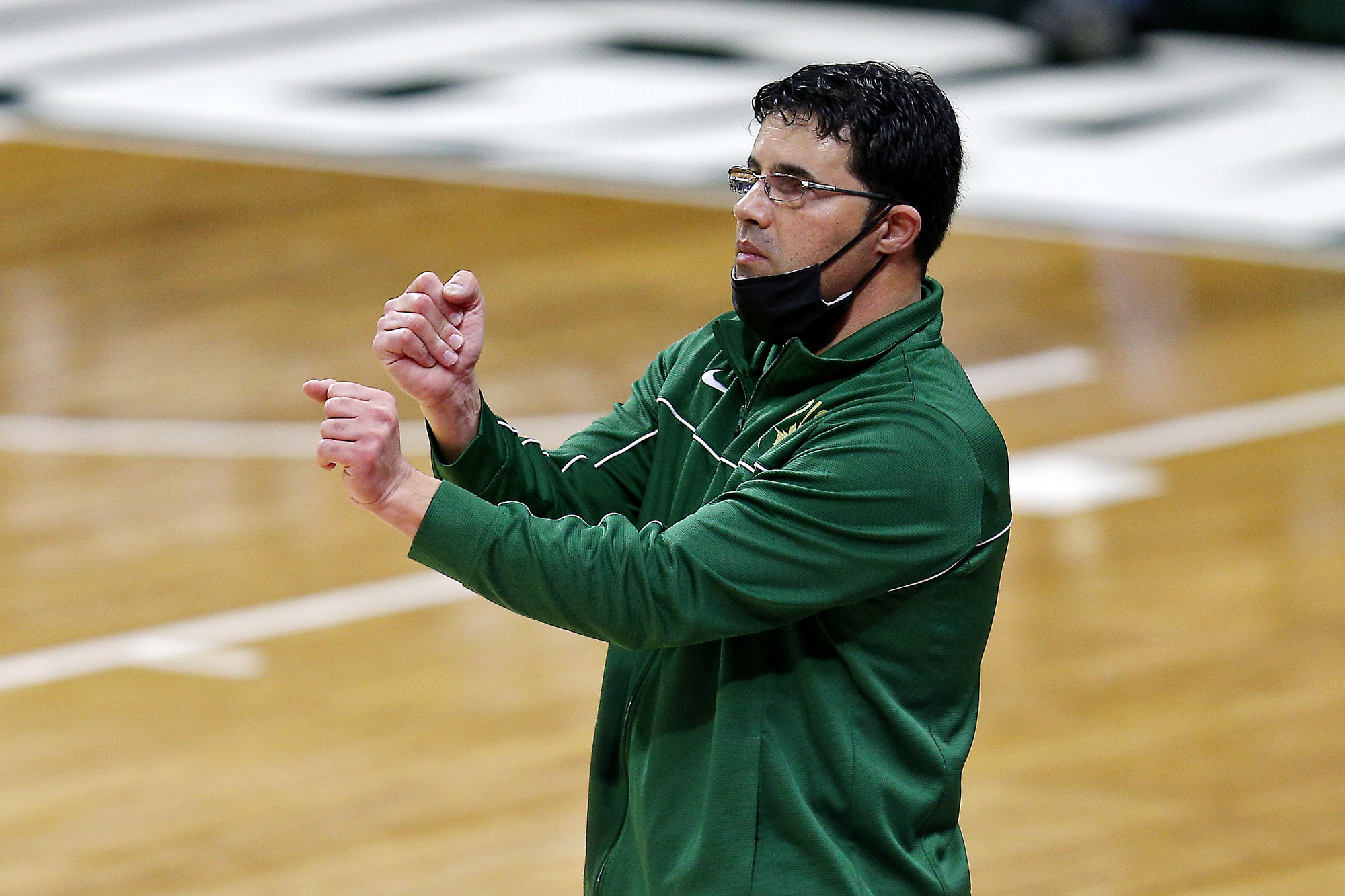 MHSAA Division 1 boys basketball championship: Grand Blanc vs. Ann ...