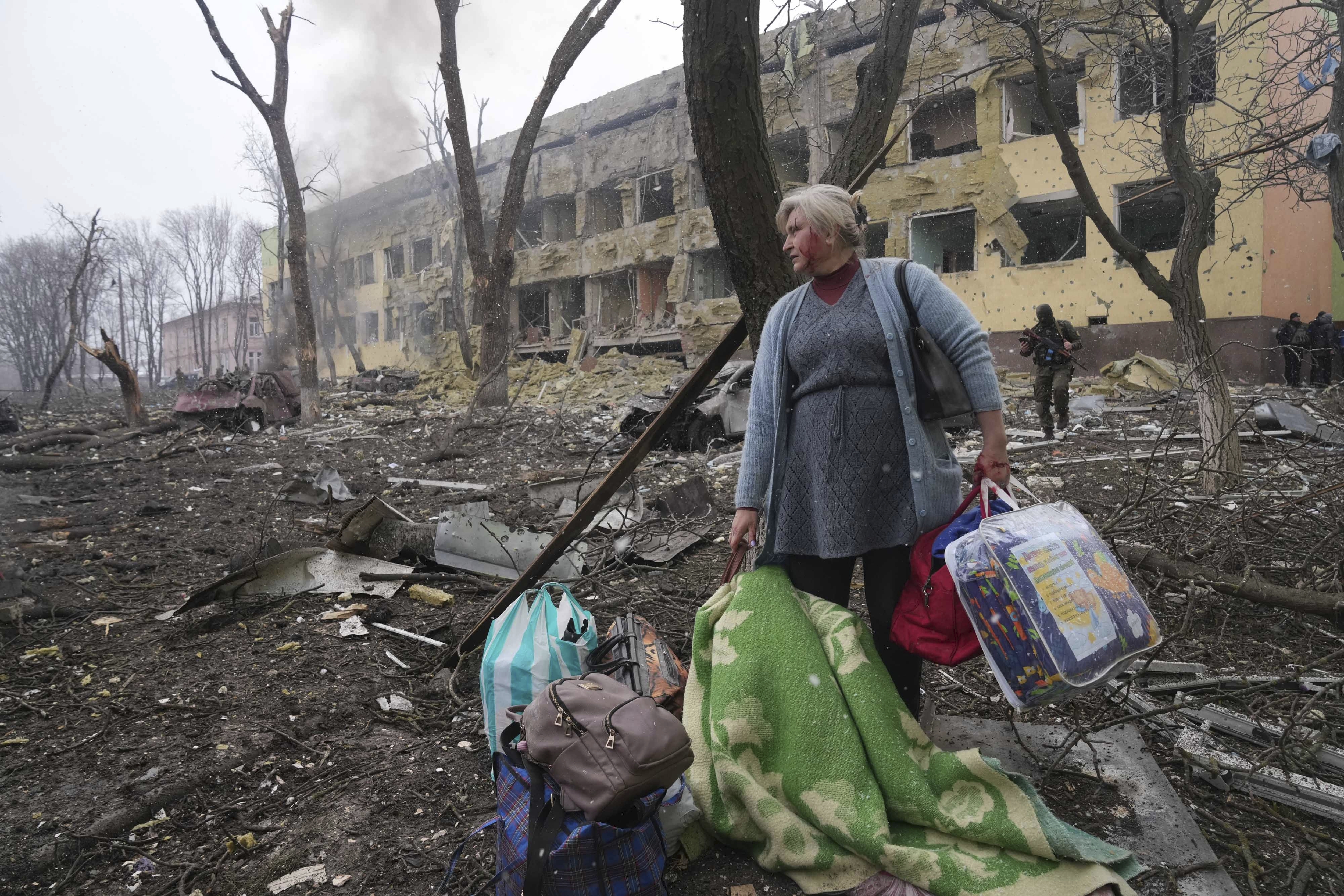 Mariupol, Ukraine maternity hospital attacked in Russian airstrike ...