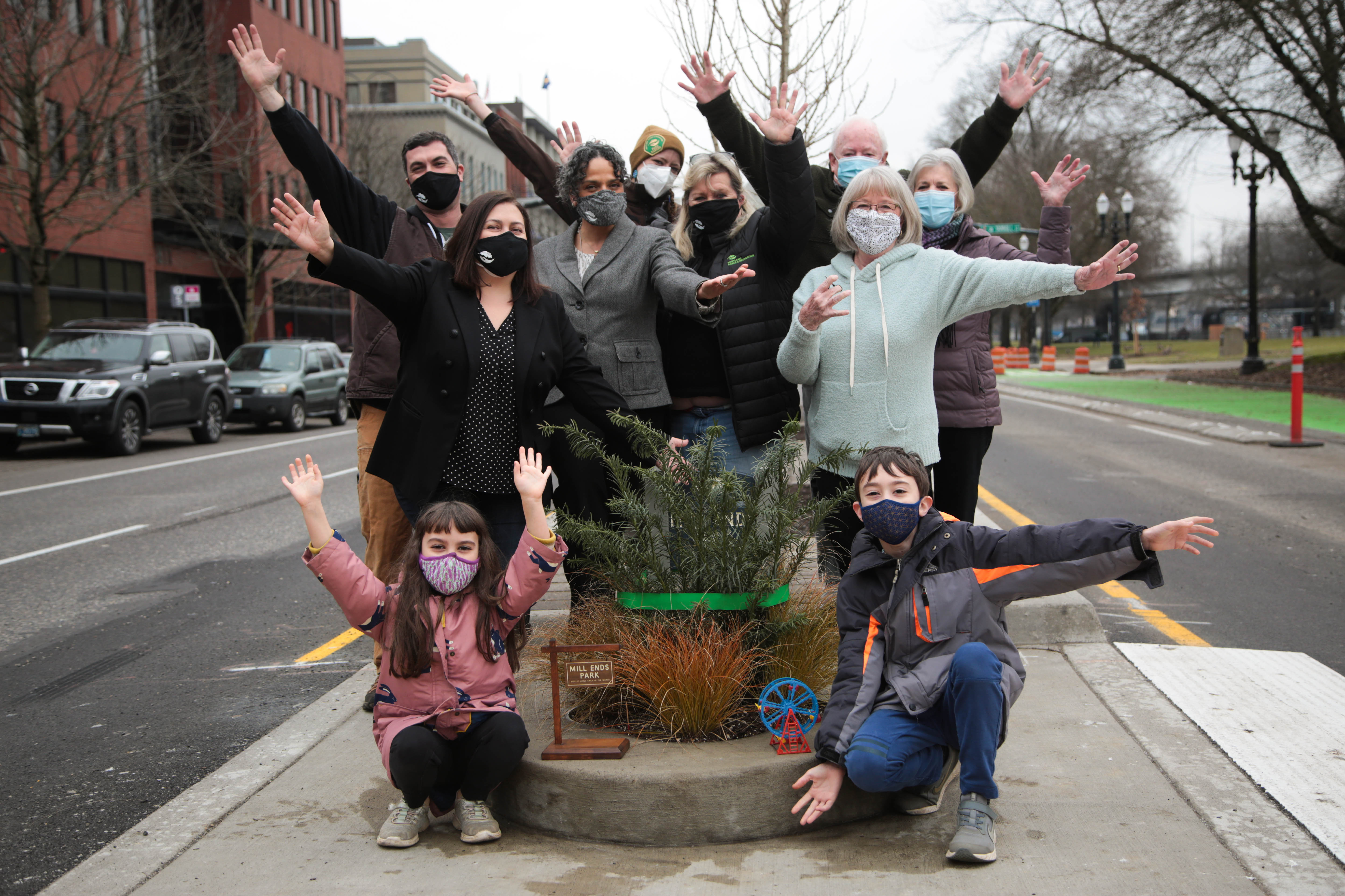 Mill Ends, the world's smallest park, reopens in downtown Portland ...