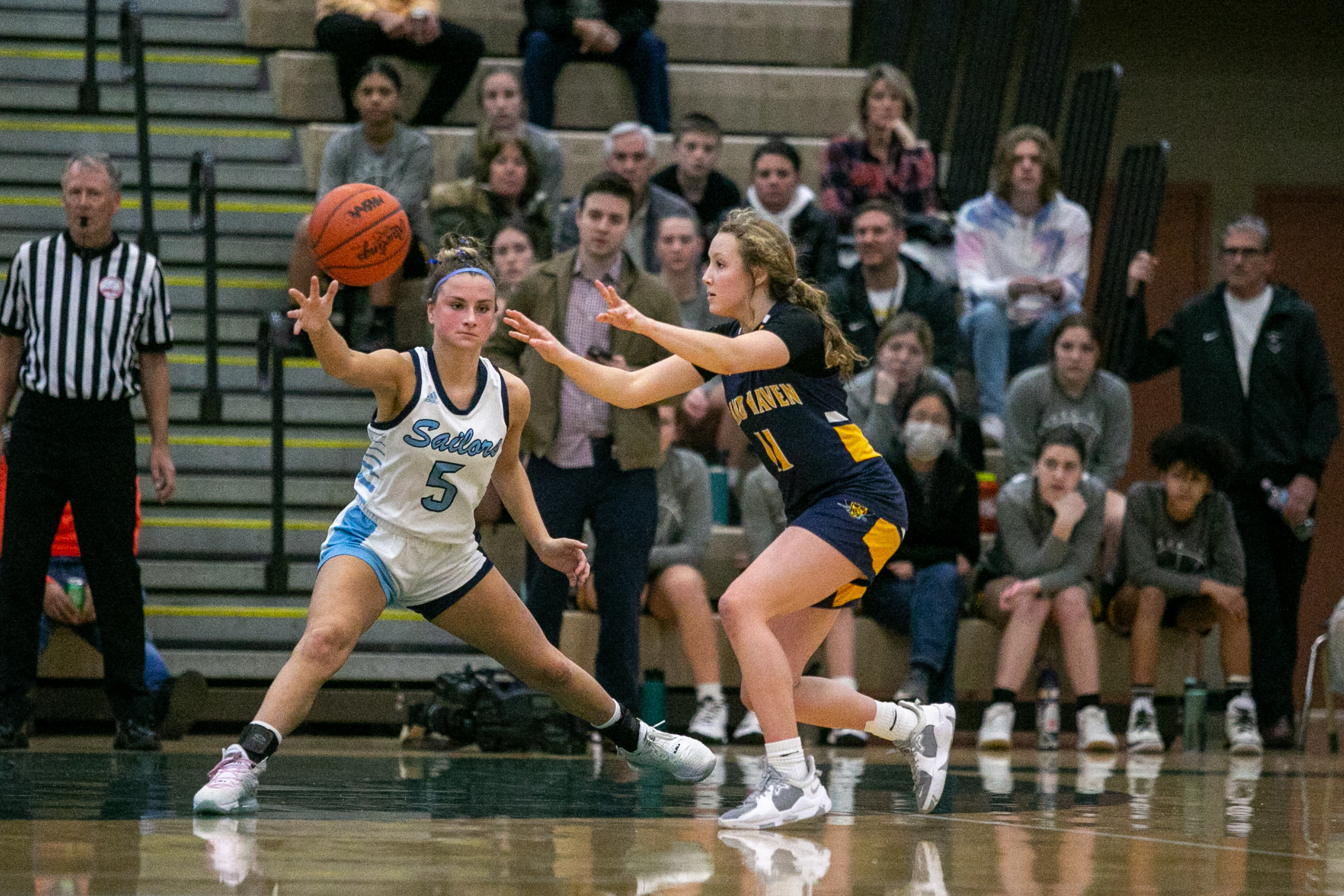 Mona Shores battles Grand Haven, move to district championship with 46 ...