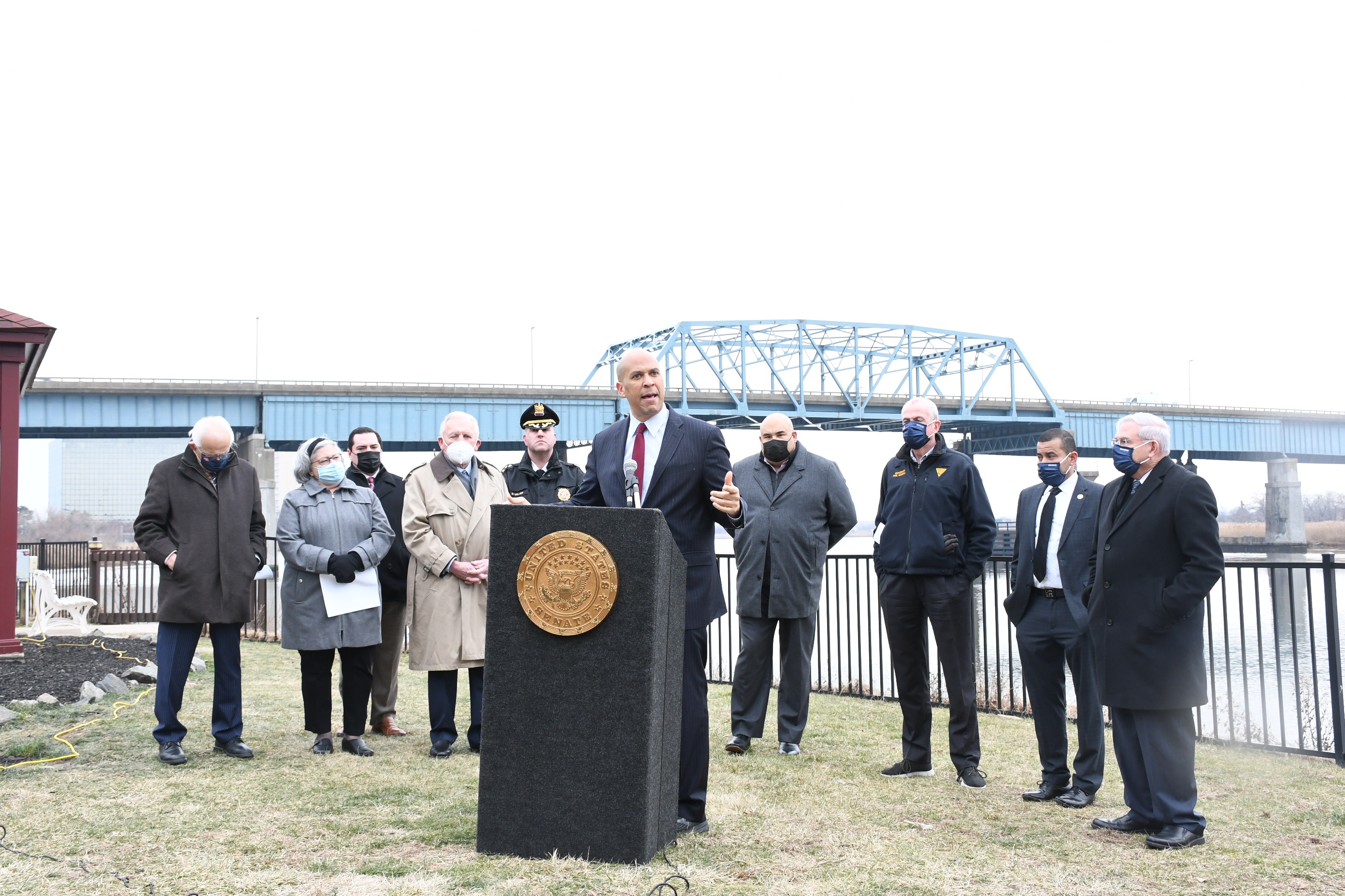 Federal, state and local official announce project to rebuild Route 3 ...