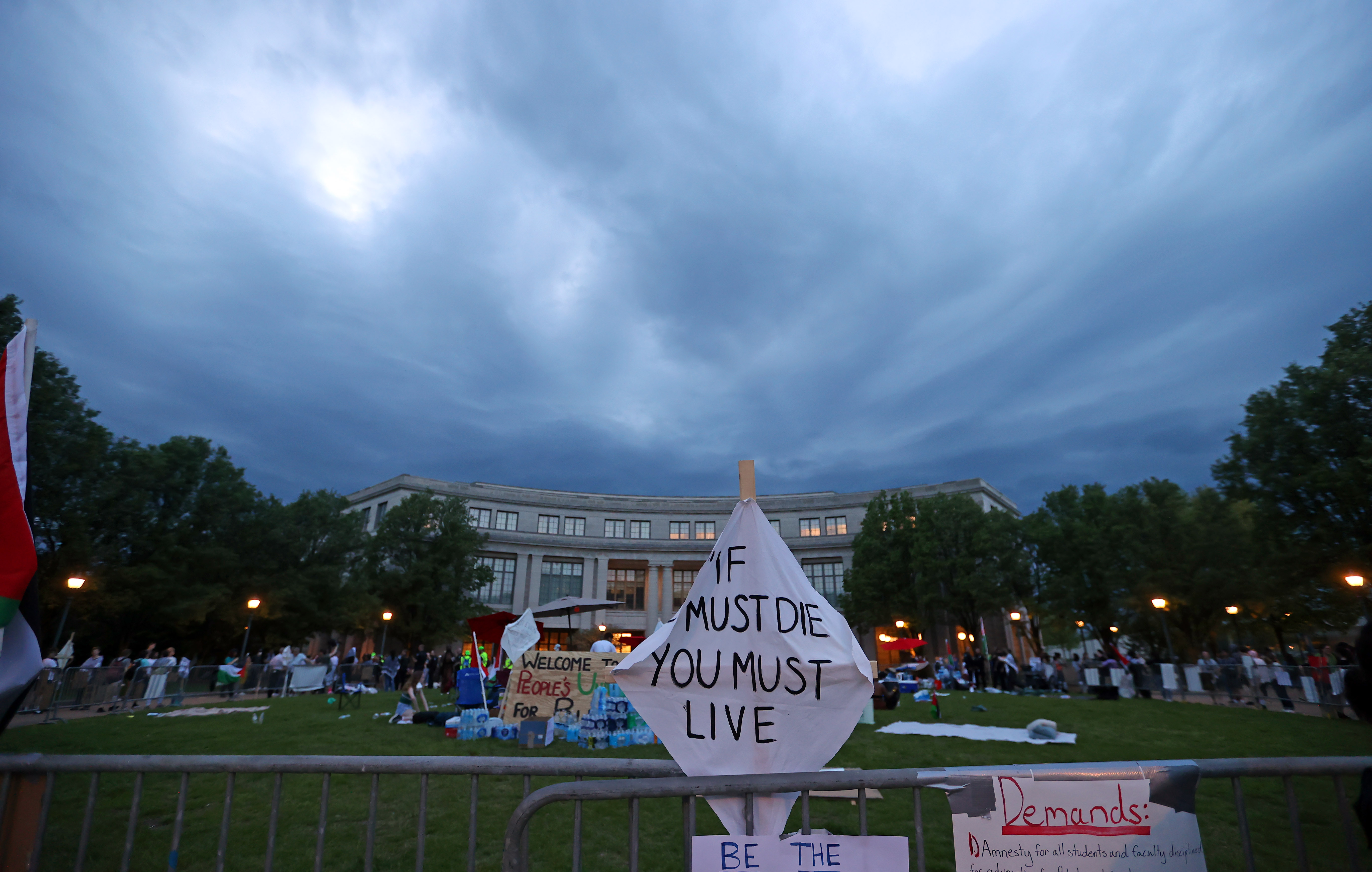 Pro-Palestine demonstrators stay the night at Case Western Reserve ...