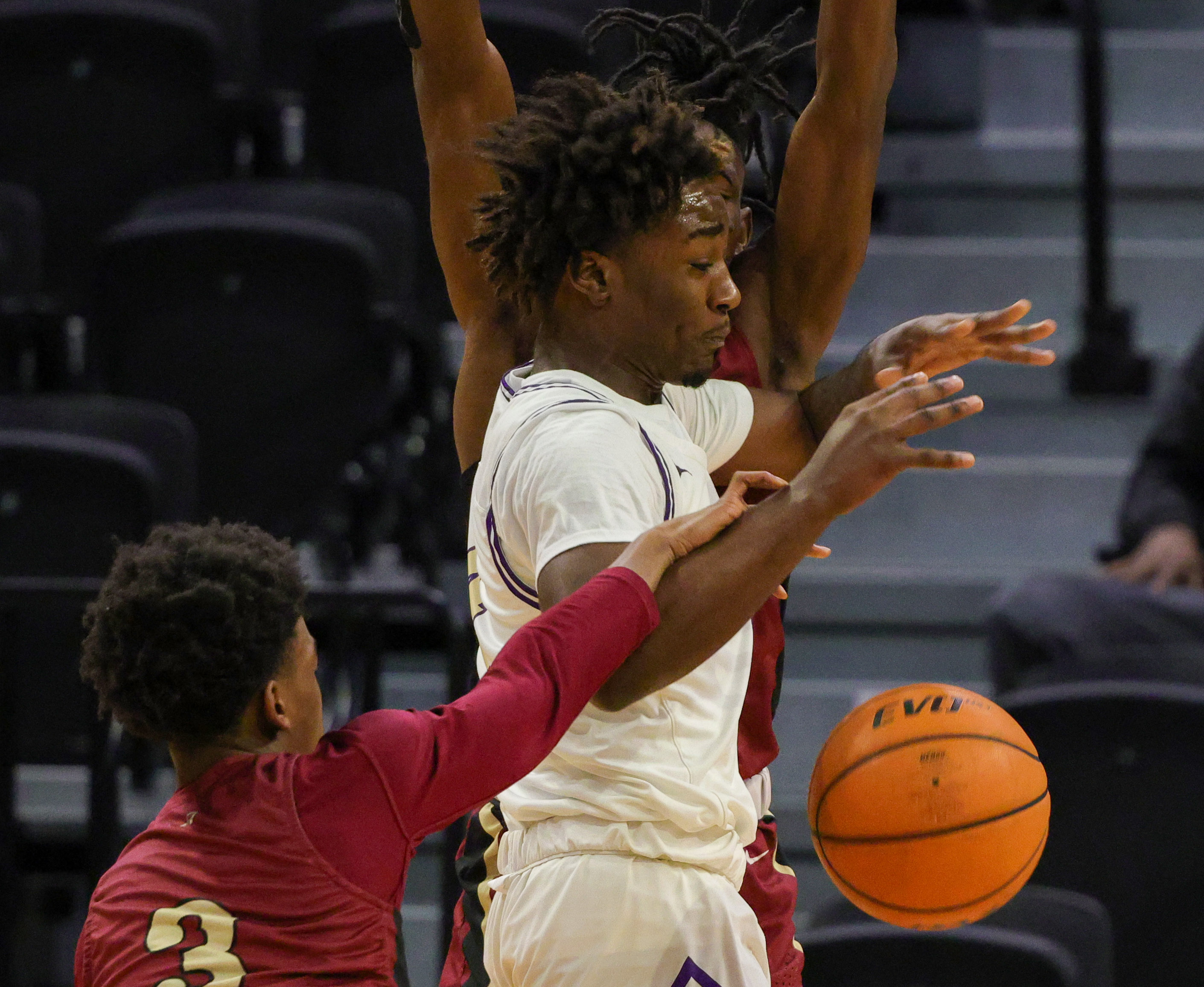 Pinson Valley vs. Hueytown boys basketball - al.com