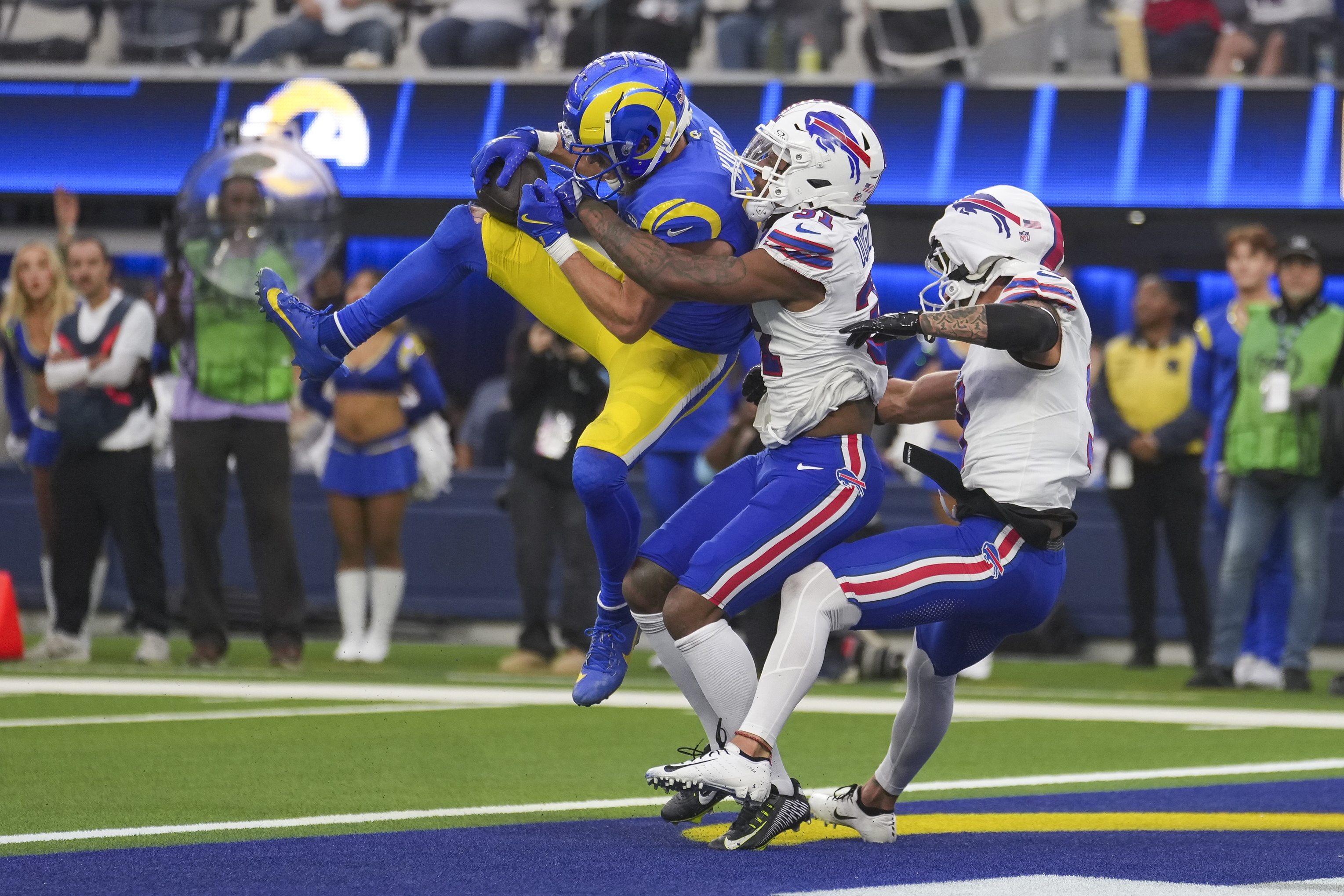Buffalo Bills at Los Angeles Rams in NFL Week 14 action - syracuse.com