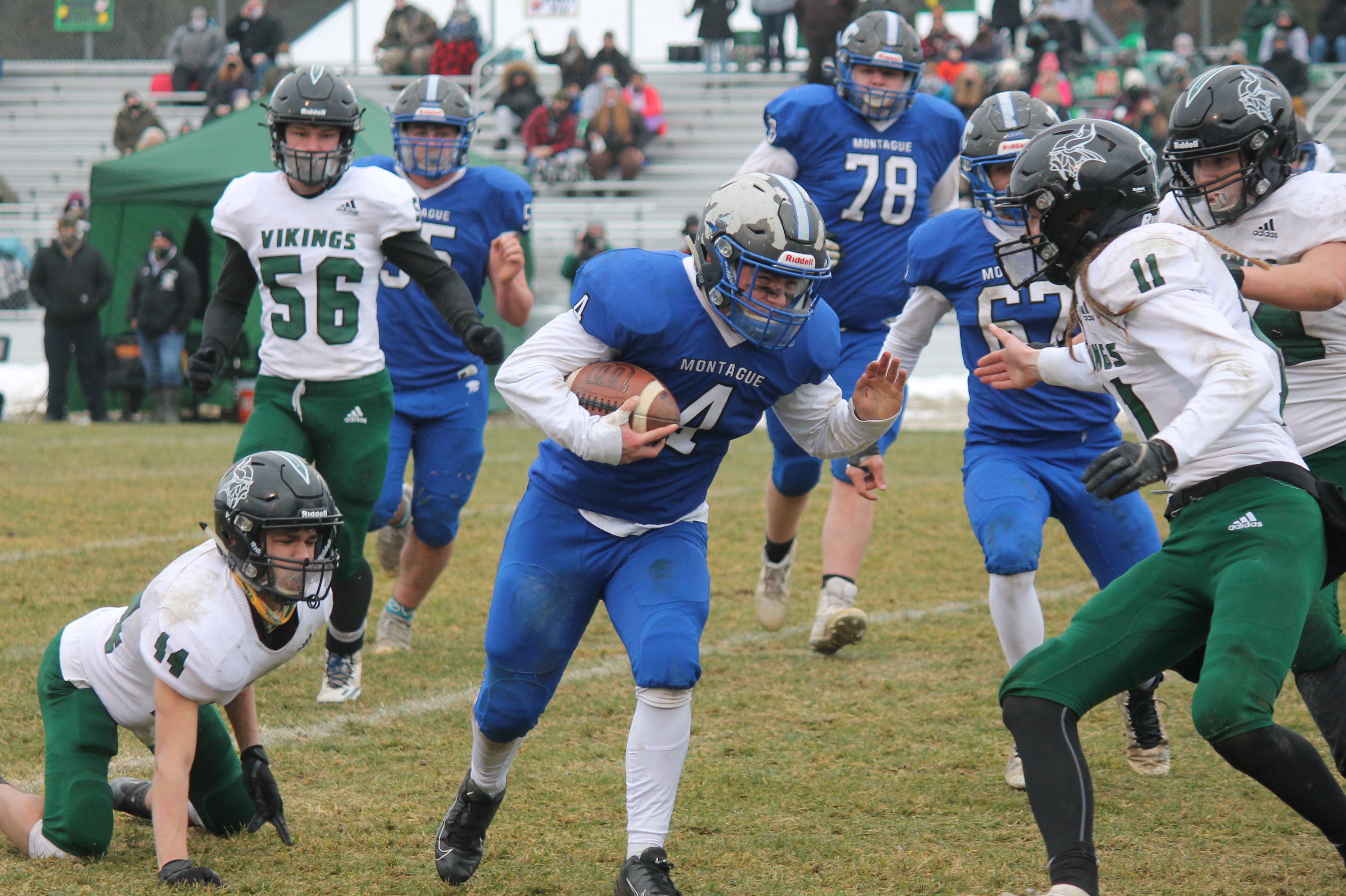 No. 1 Montague faces Grayling in Division 6 football semifinal - mlive.com