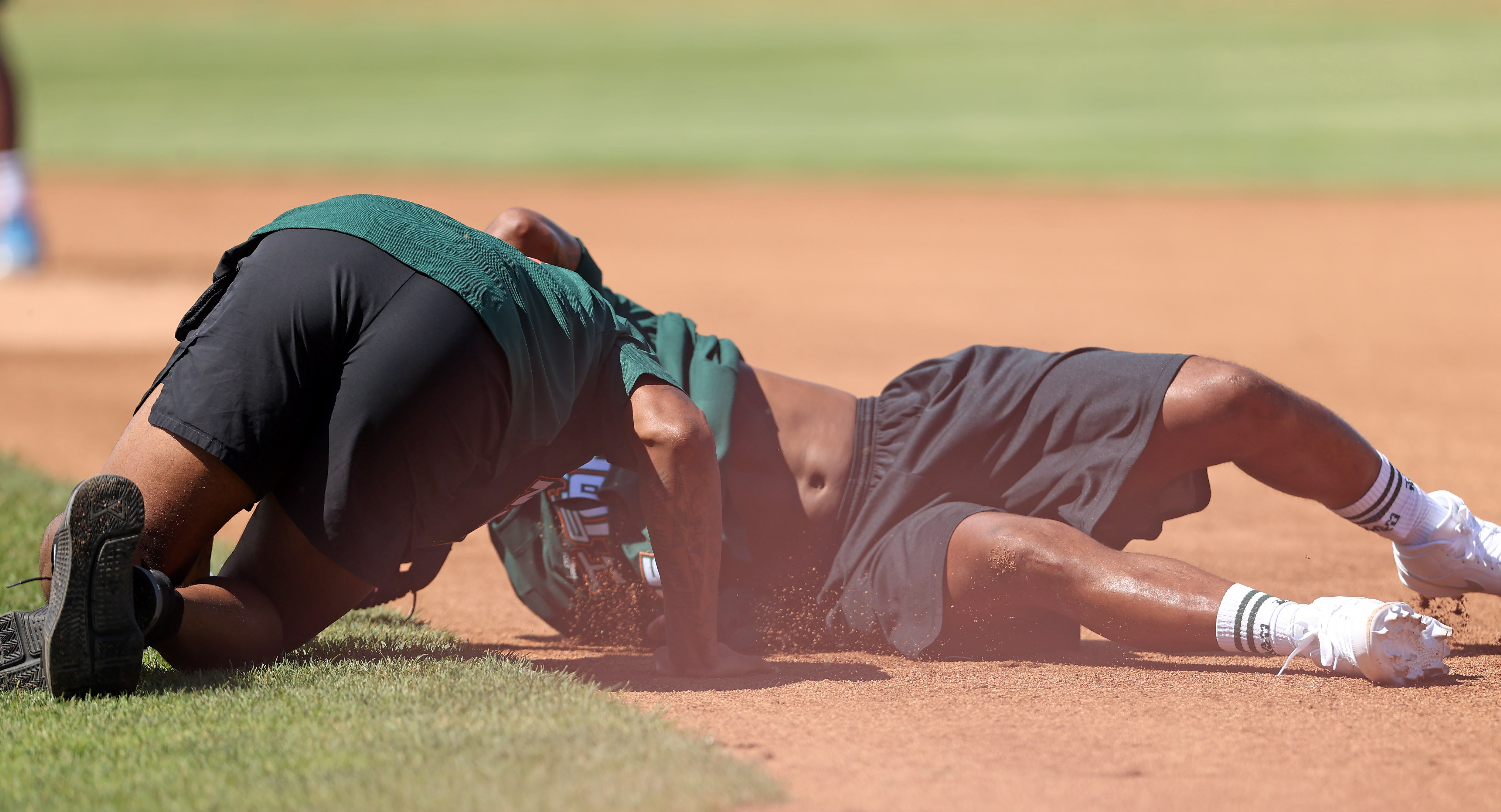 Deshaun Watson’s on-field collision during David Njoku celebrity ...