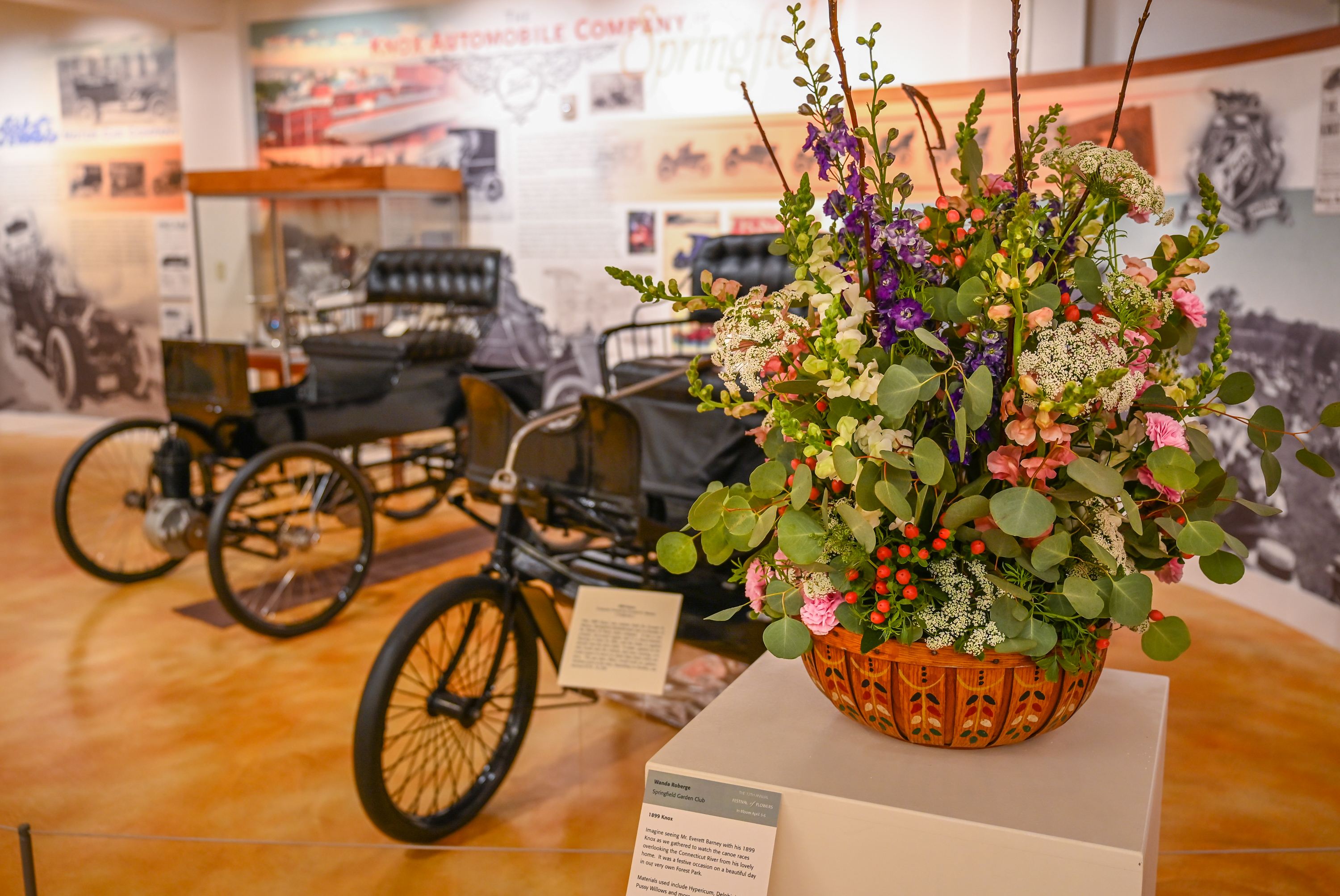 Blooms and cocktails draw crowds to Springfield Museums’ Festival of Flowers - masslive.com