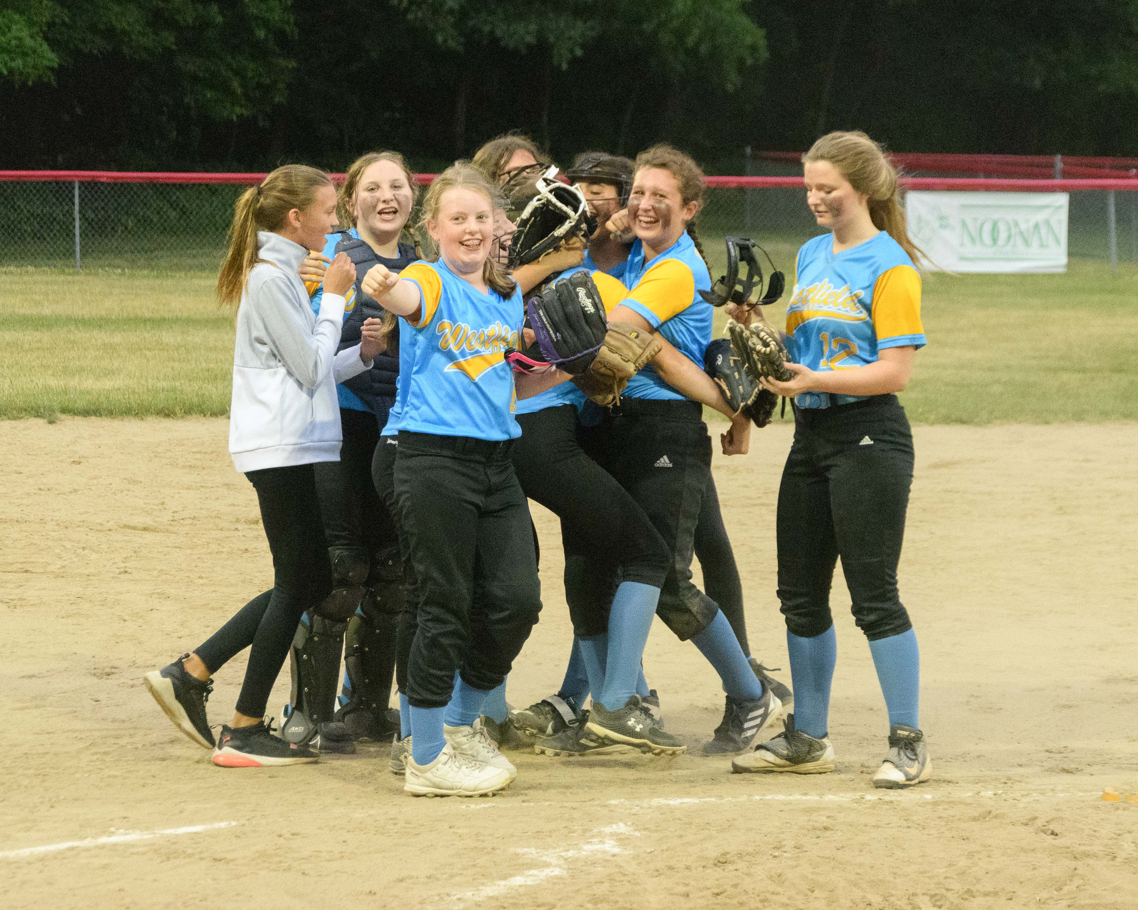Westfield vs Chicopee Little League Softball - masslive.com