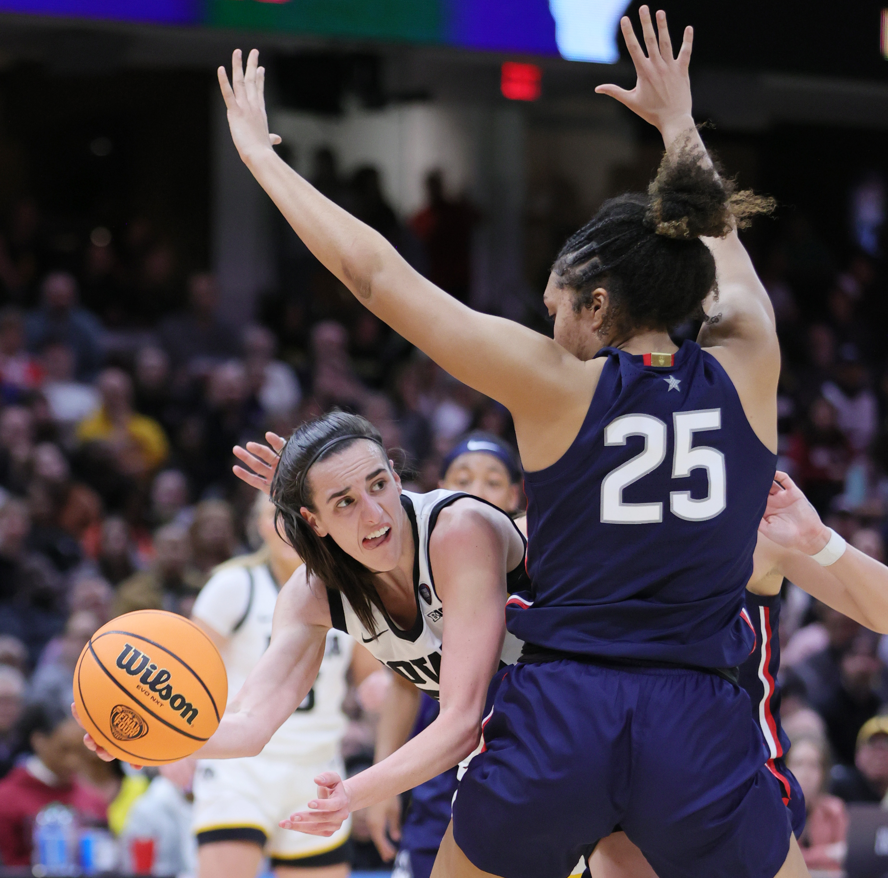 Iowa vs. UConn in Women's Final Four semifinal game, April 5, 2024 ...