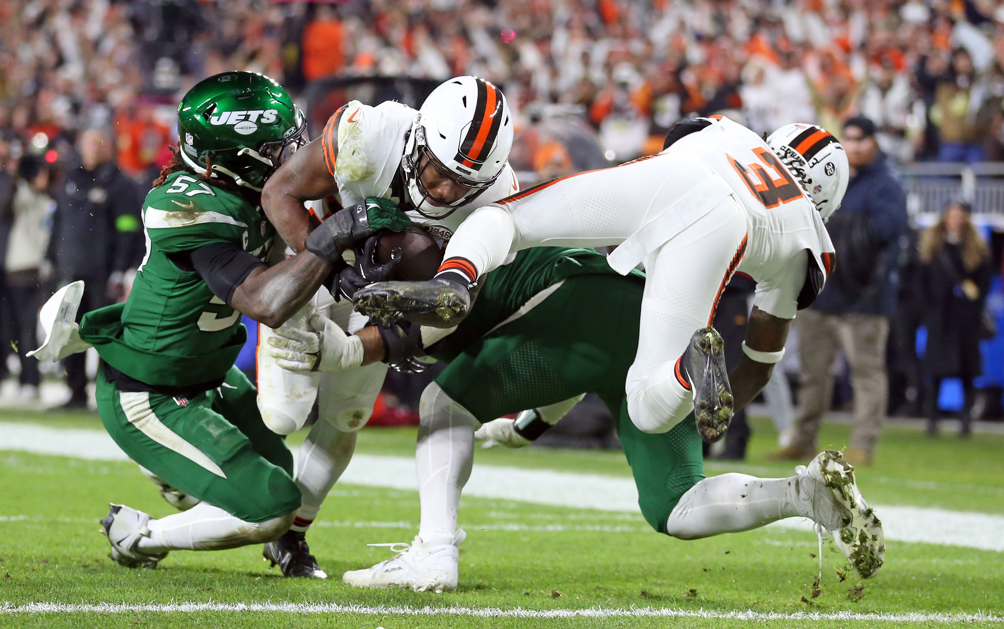 Cleveland Browns Jerome Ford vs. New York Jets, December 28, 2023 ...
