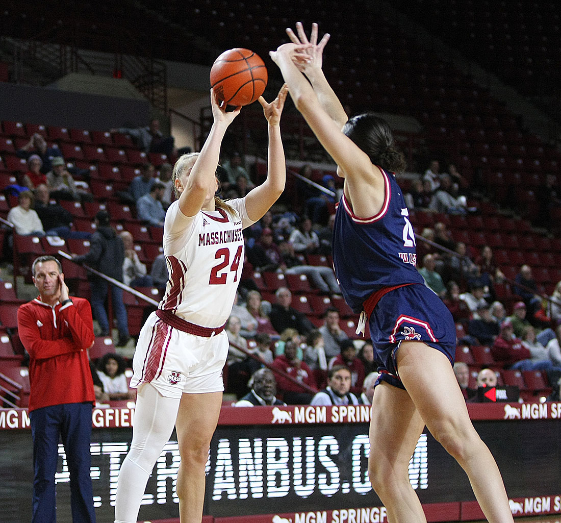 UMass Women's Basketball vs Richmond 1/5/25 - masslive.com