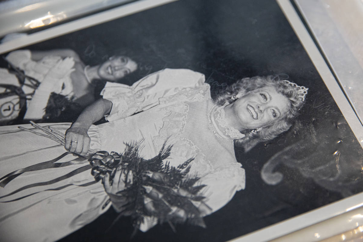 Former pageant queen reunited with her portrait from the 1980's - mlive.com