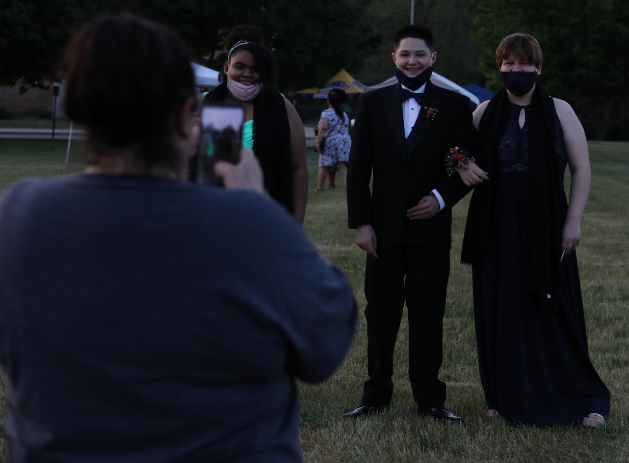 Comstock celebrates prom - mlive.com