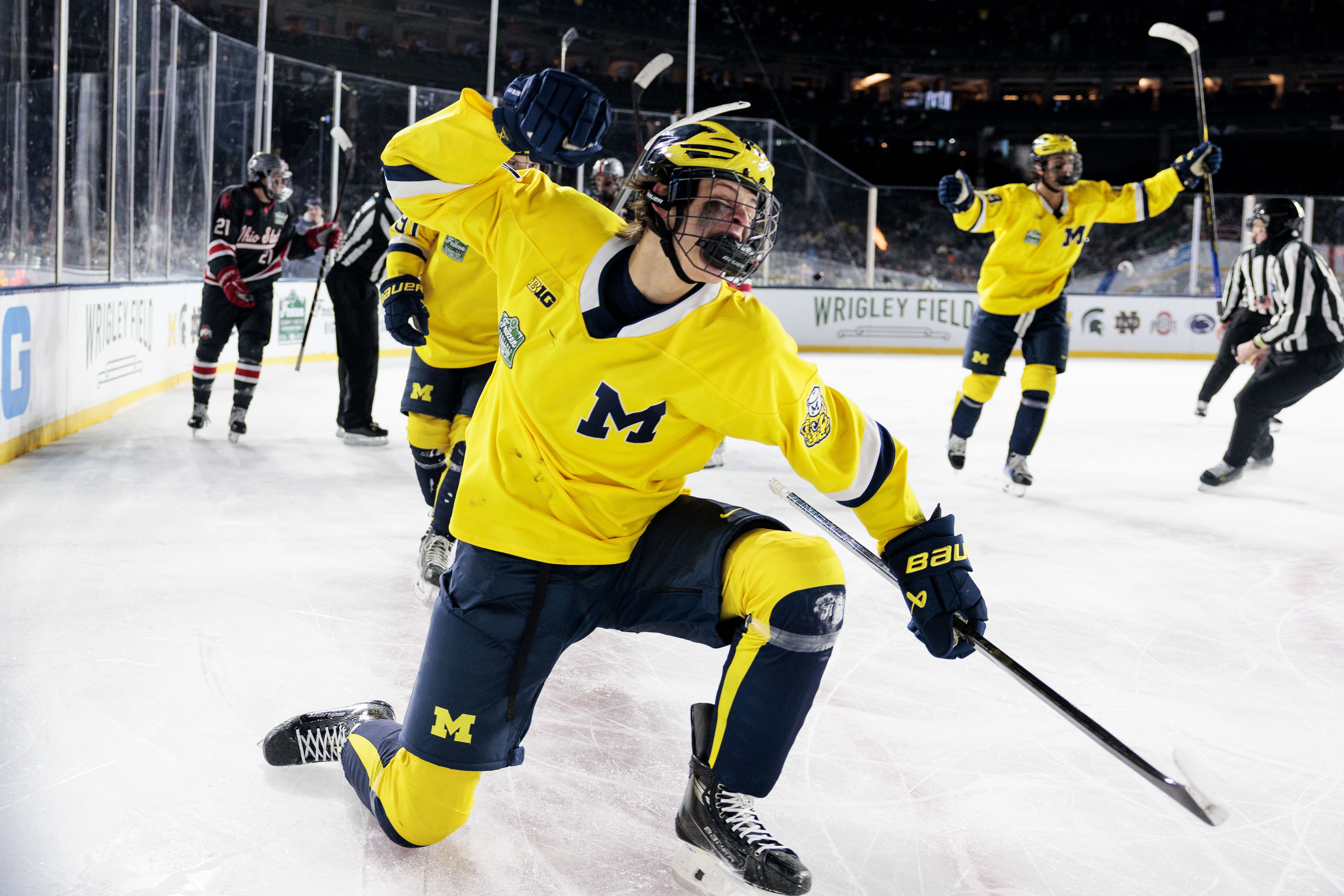 Frozen Confines ice hockey at Wrigley Field: Michigan vs. Ohio State ...