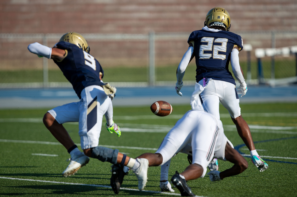 Imhotep defeats Bishop McDevitt 19-14 in Chambersburg Peach Bowl ...