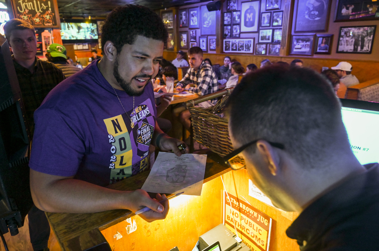 Joshua Bosman hosts trivia at the Brown Jug - mlive.com