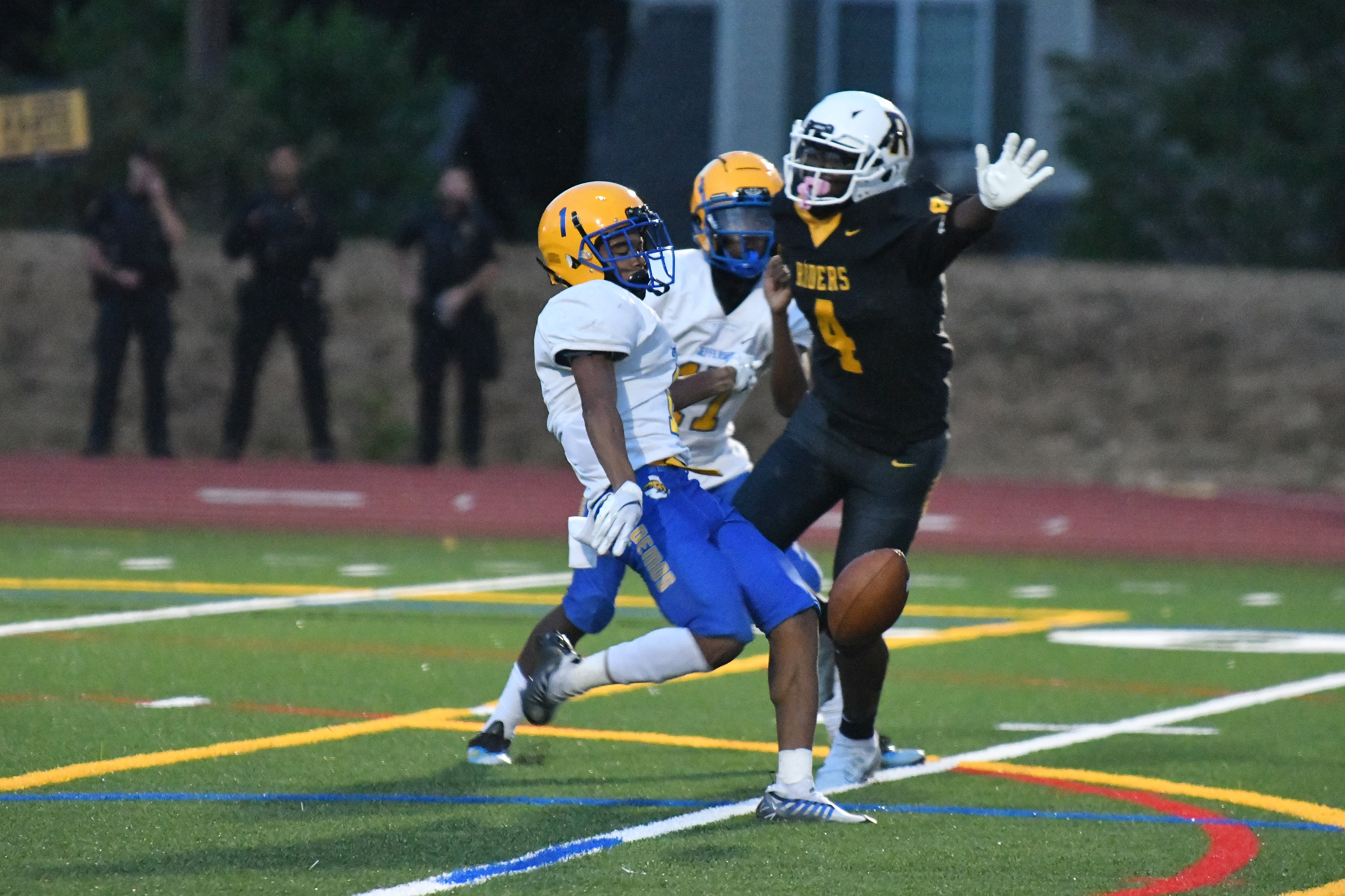 Jefferson Democrats vs Roosevelt Roughriders football - oregonlive.com