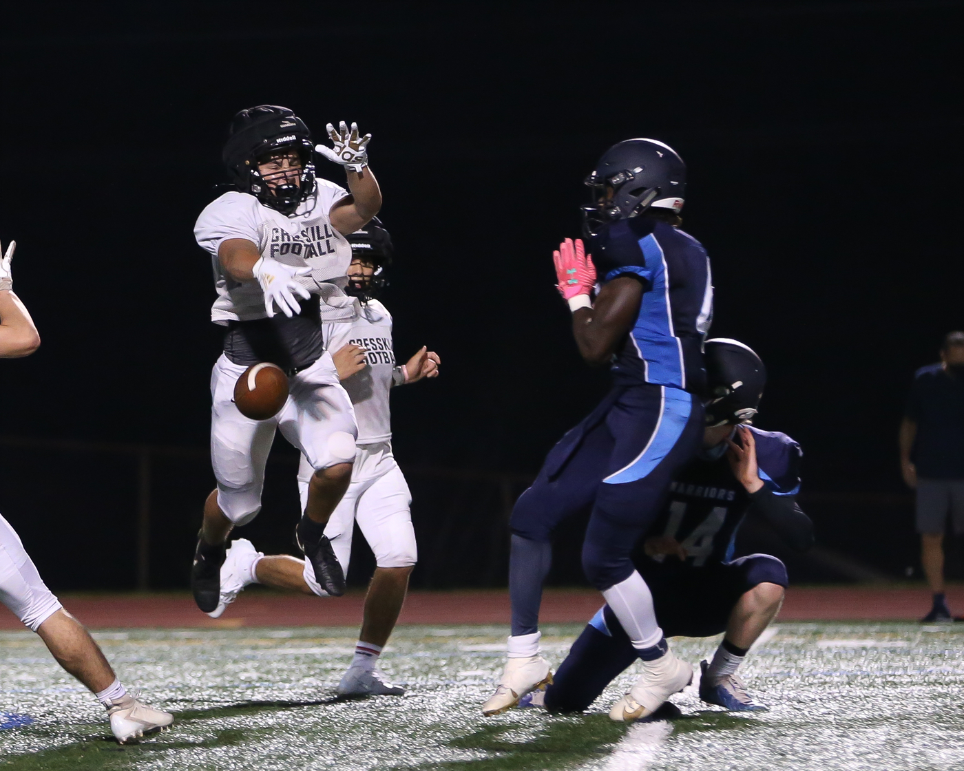 Football: Waldwick defeats Cresskill 26-13 in NJSIAA Scrimmage - nj.com