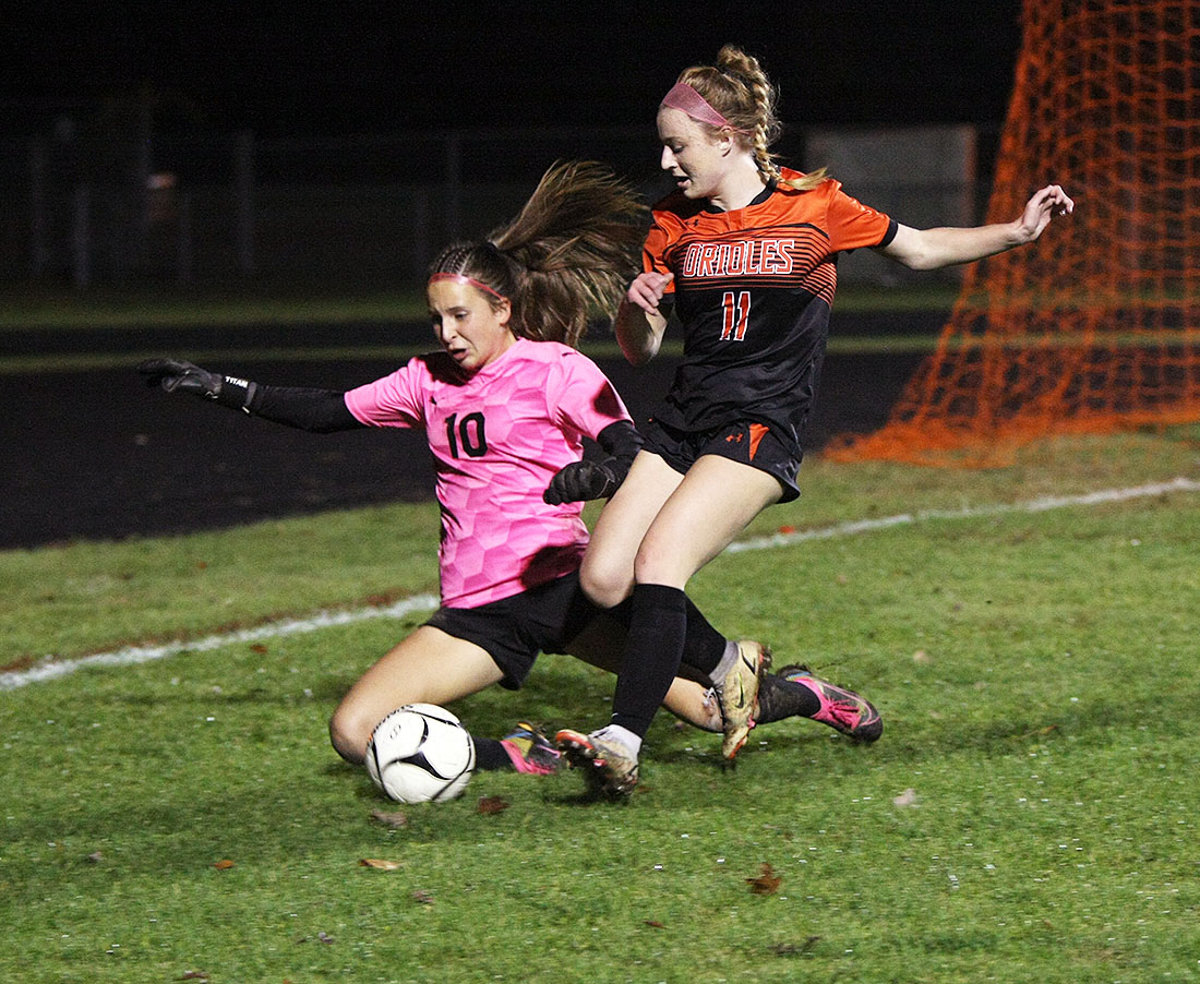 Easthampton vs Belchertown girls Soccer 10/25/22 - masslive.com