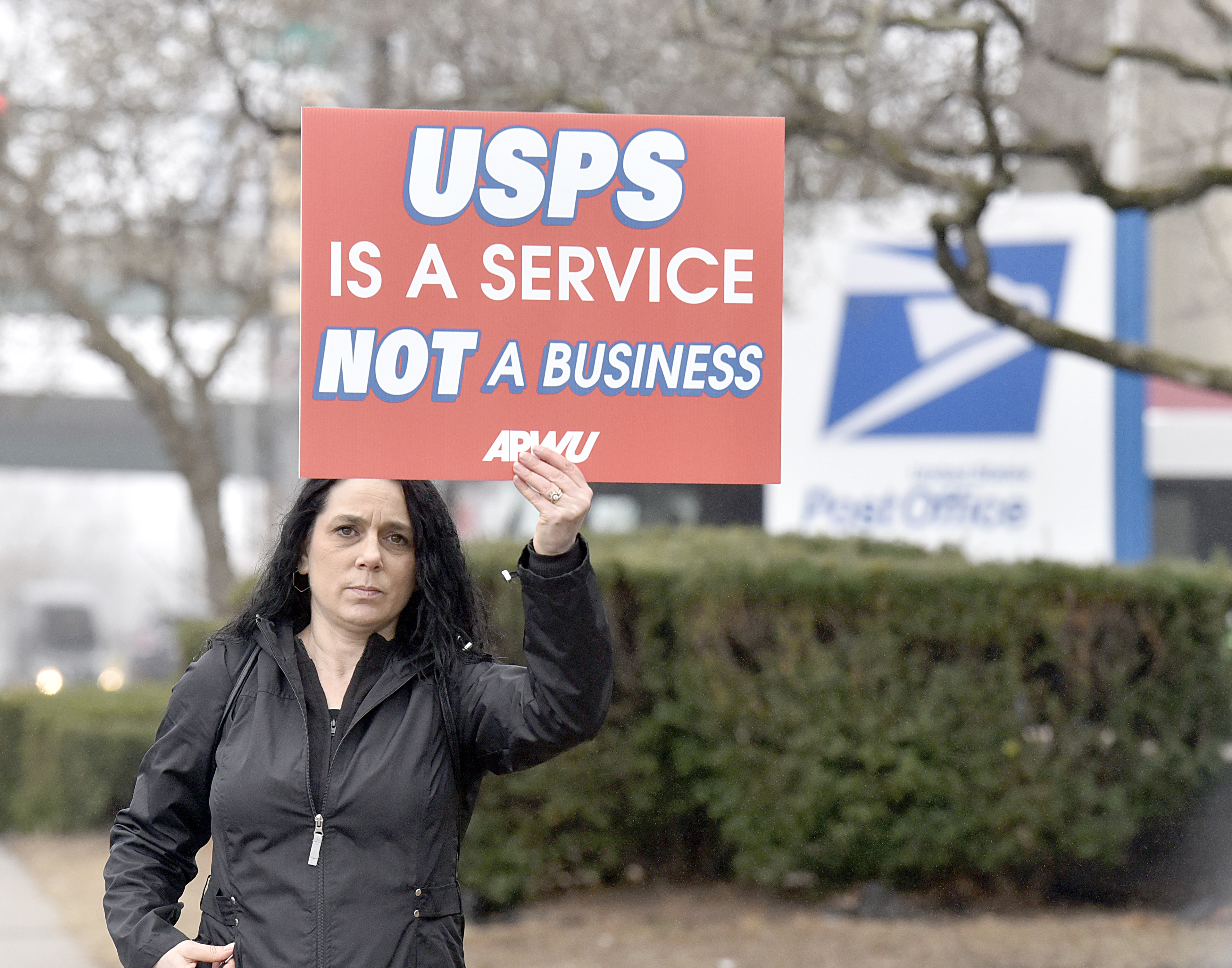 Postal workers rally to protest privatization - masslive.com