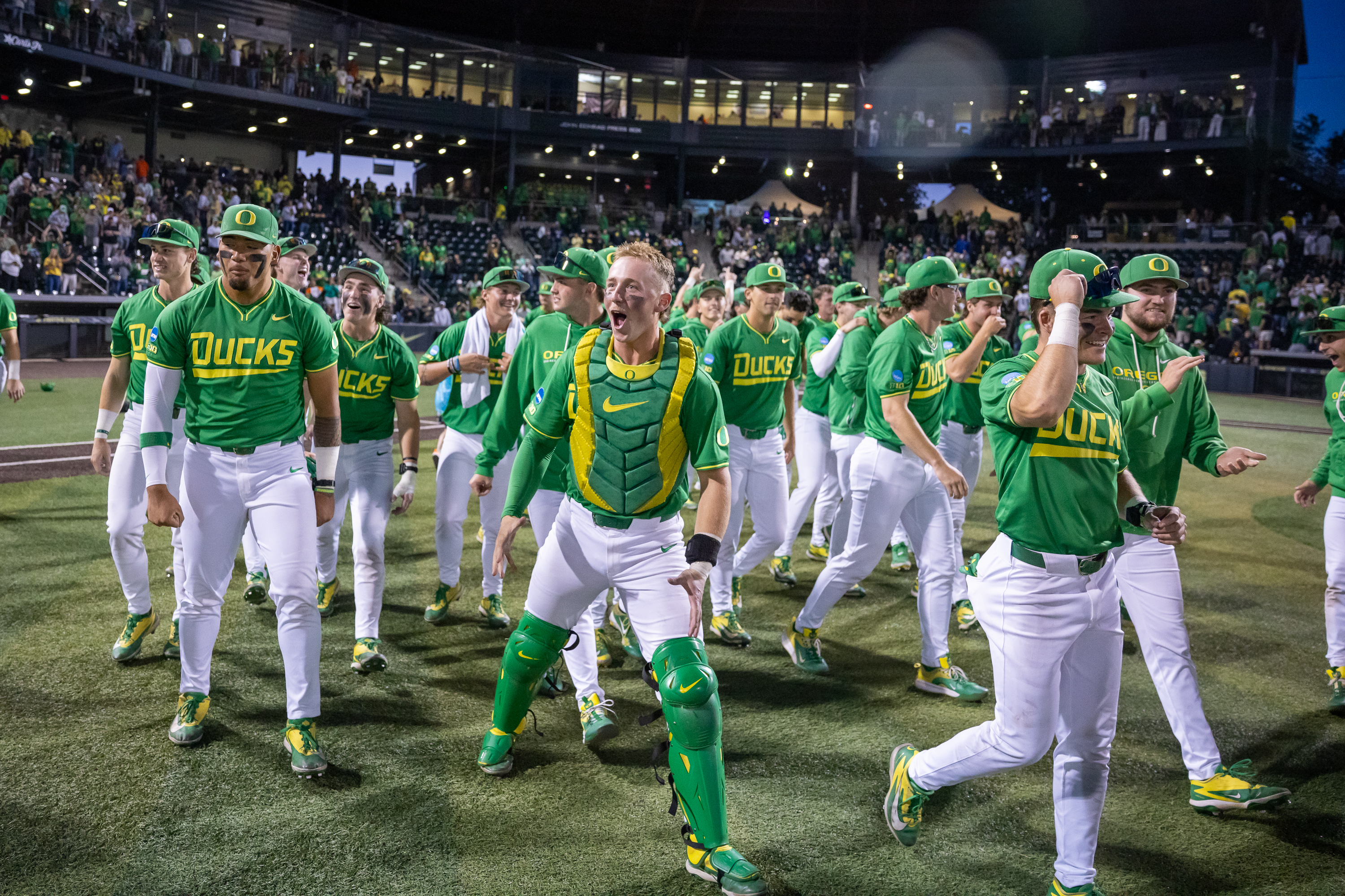 Oregon Ducks Football, Basketball, Baseball, and More Sports News ...