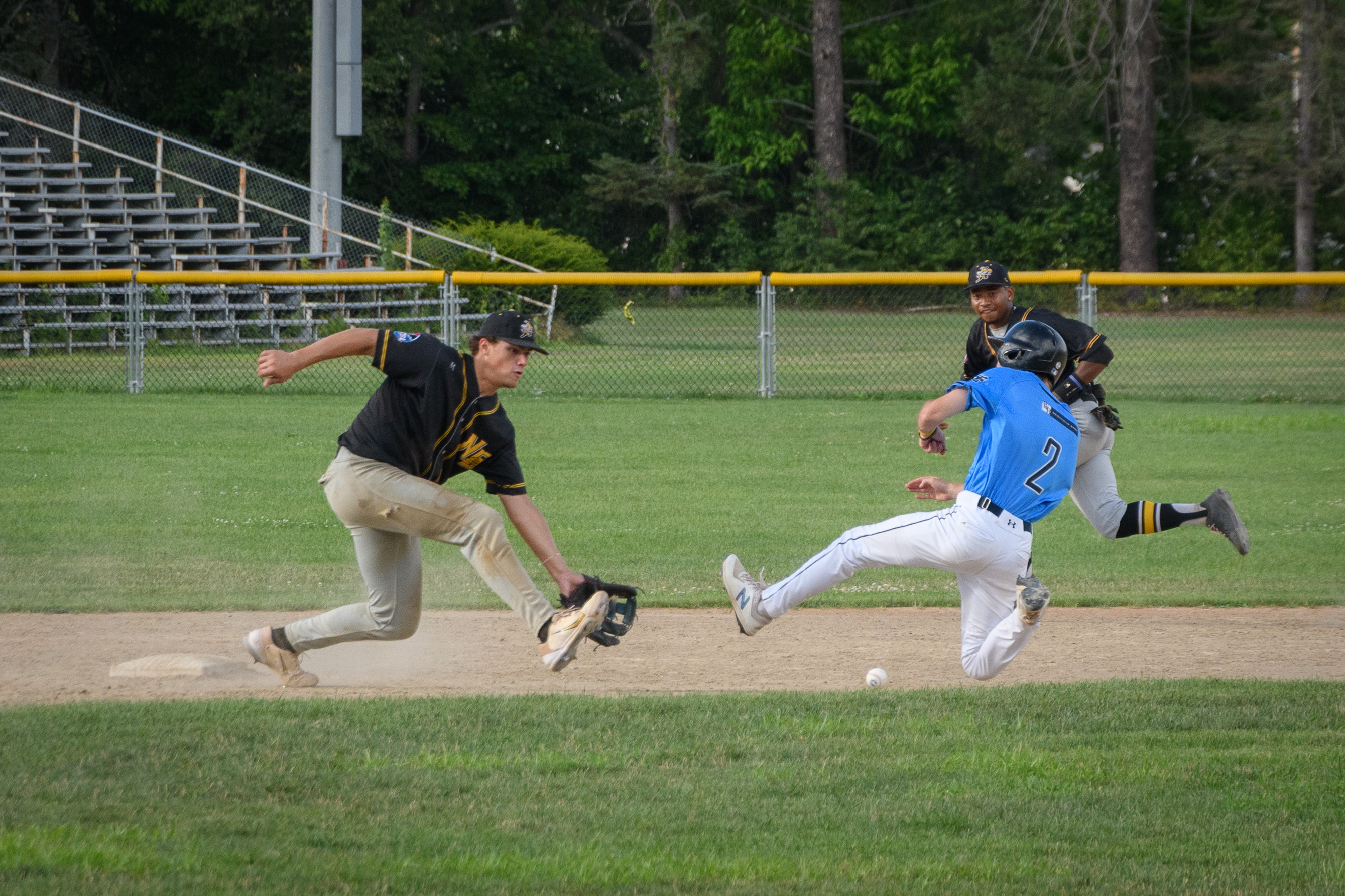 Westfield Starfires vs New Britain Bees Baseball - masslive.com