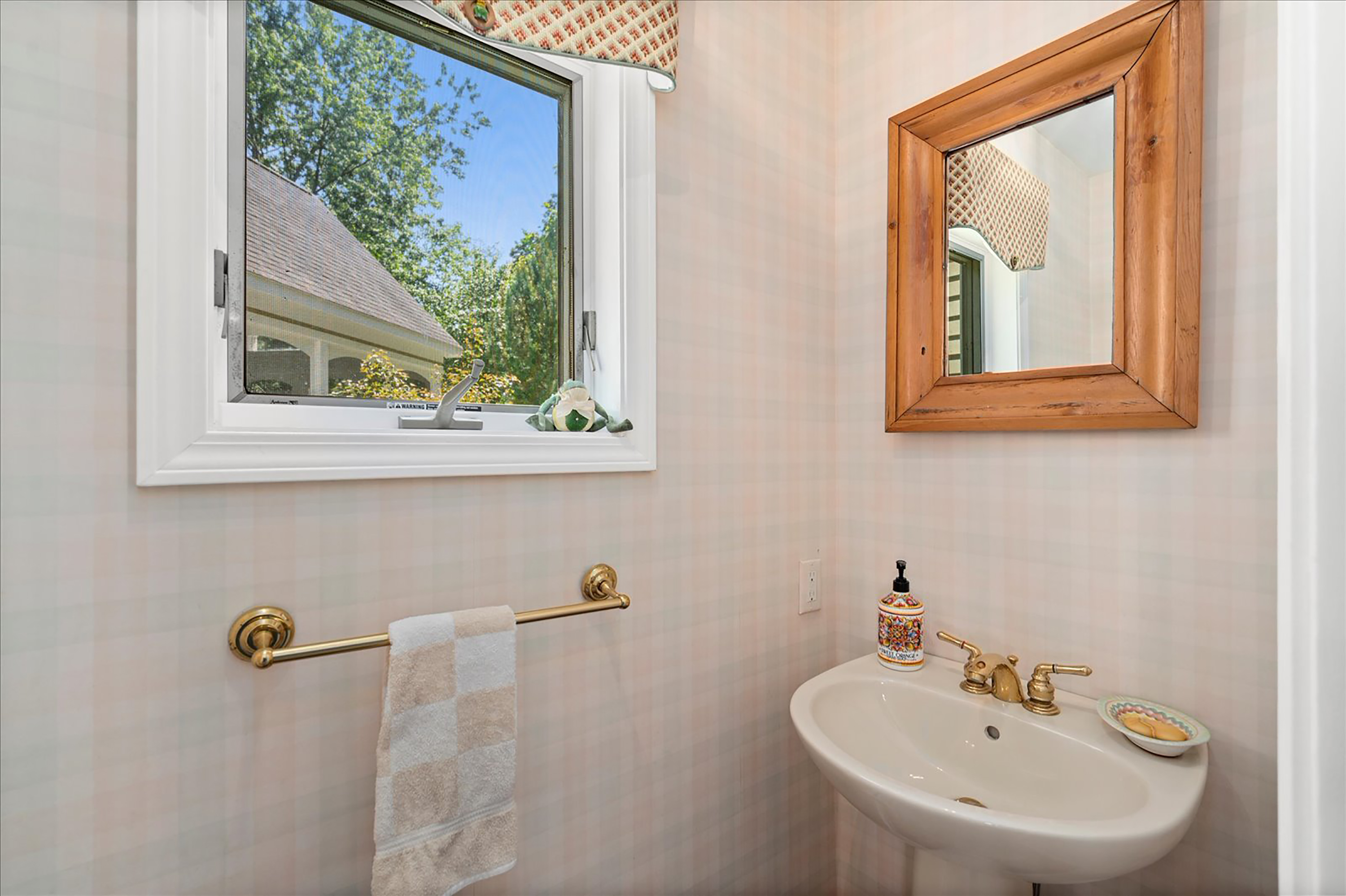 Skaneateles property has nearly 200 feet of water frontage - syracuse.com