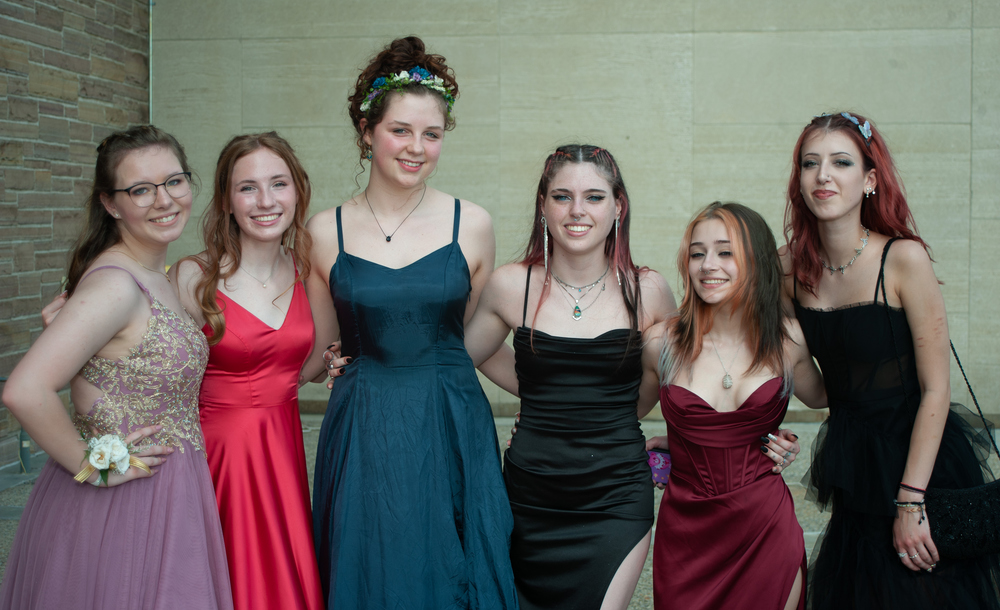 Group High School Prom 2022