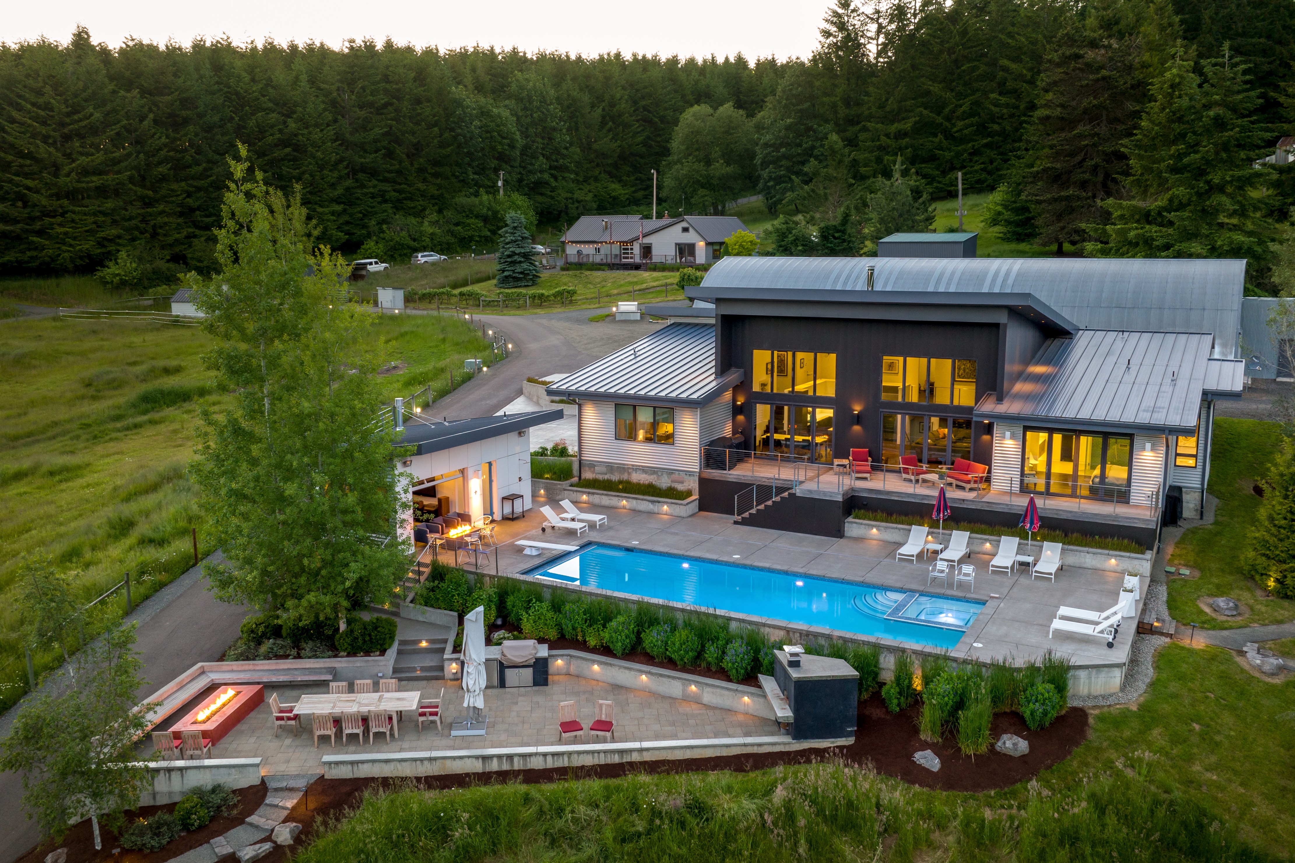 Oregon home with restored blimp hangar - oregonlive.com