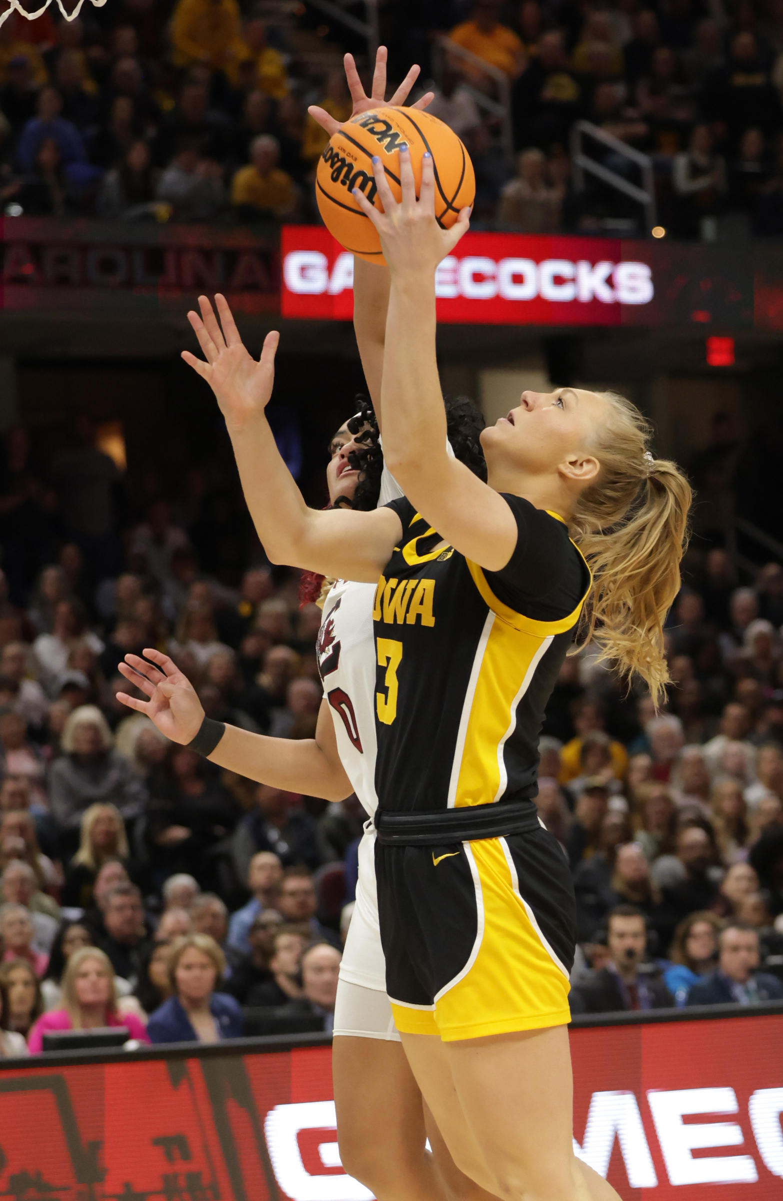 Iowa vs. South Carolina in NCAA Women's Final Four championship game ...